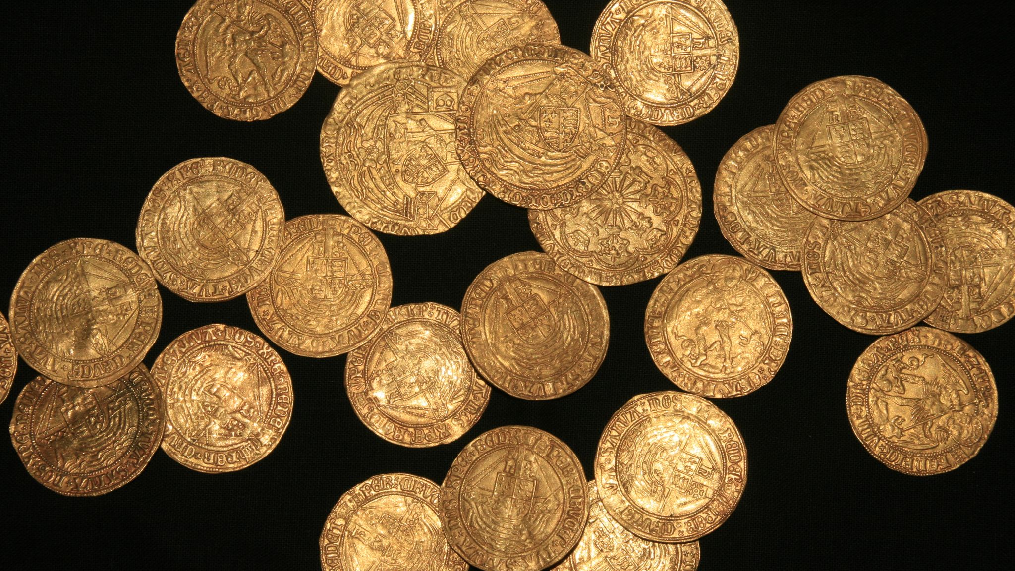 Gardener discovers hoard of 15th century gold coins while pulling up ...