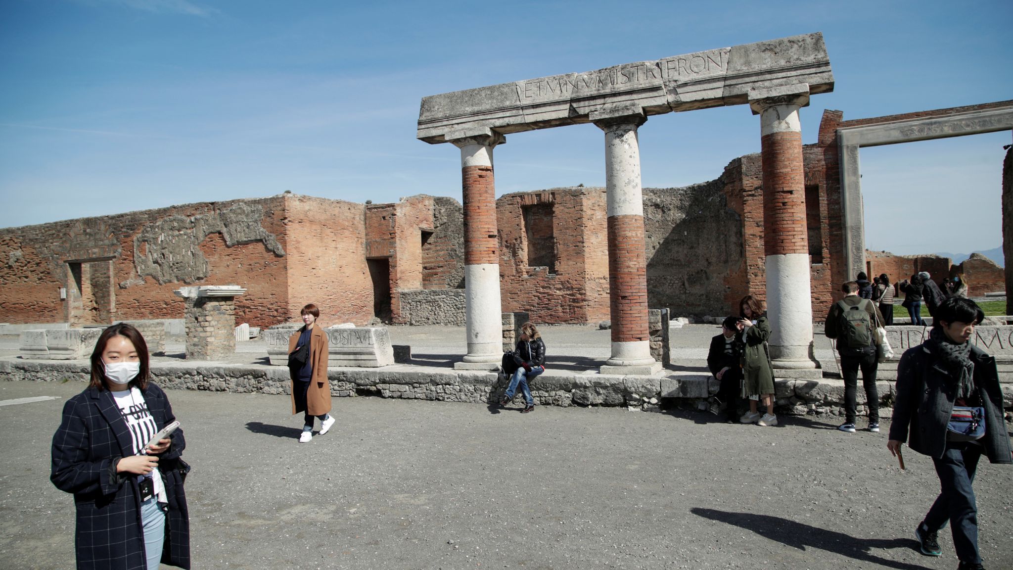 Ancient street food shop uncovered at Pompeii | World News | Sky News
