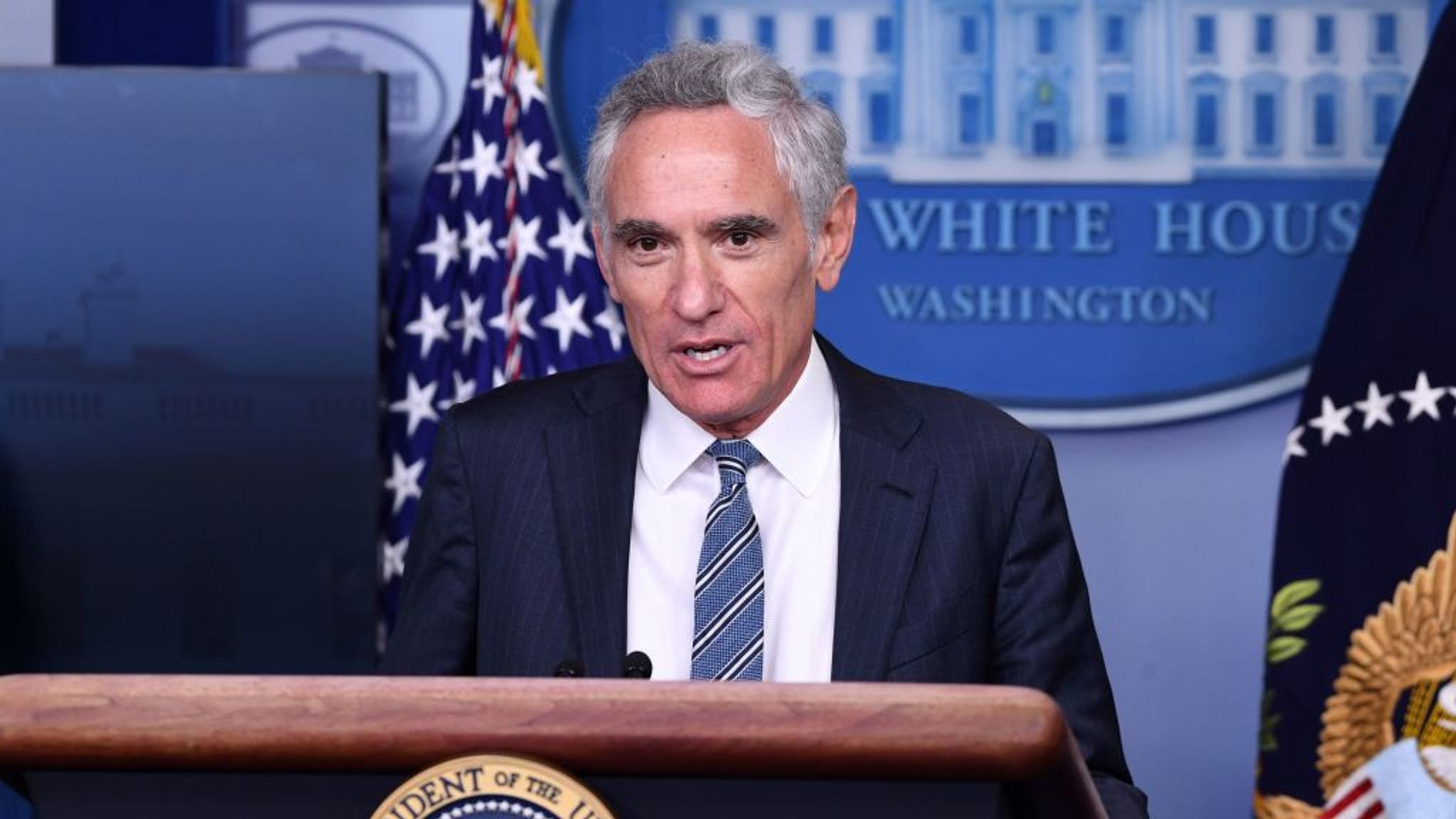 Scott Atlas: Trump science adviser and coronavirus sceptic leaves White ...