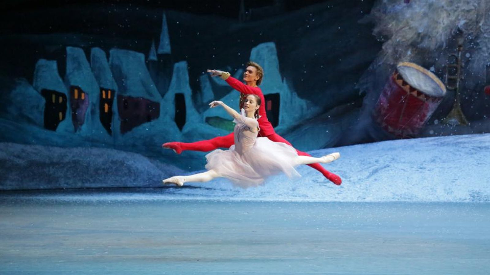 COVID-19: Russia's Bolshoi dances on through pandemic with Nutcracker ...