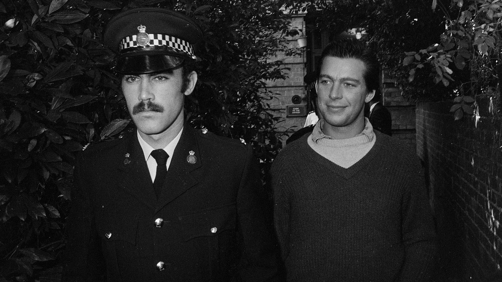 Louis Theroux examines Jeremy Bamber murders – and reveals why 'legit ...