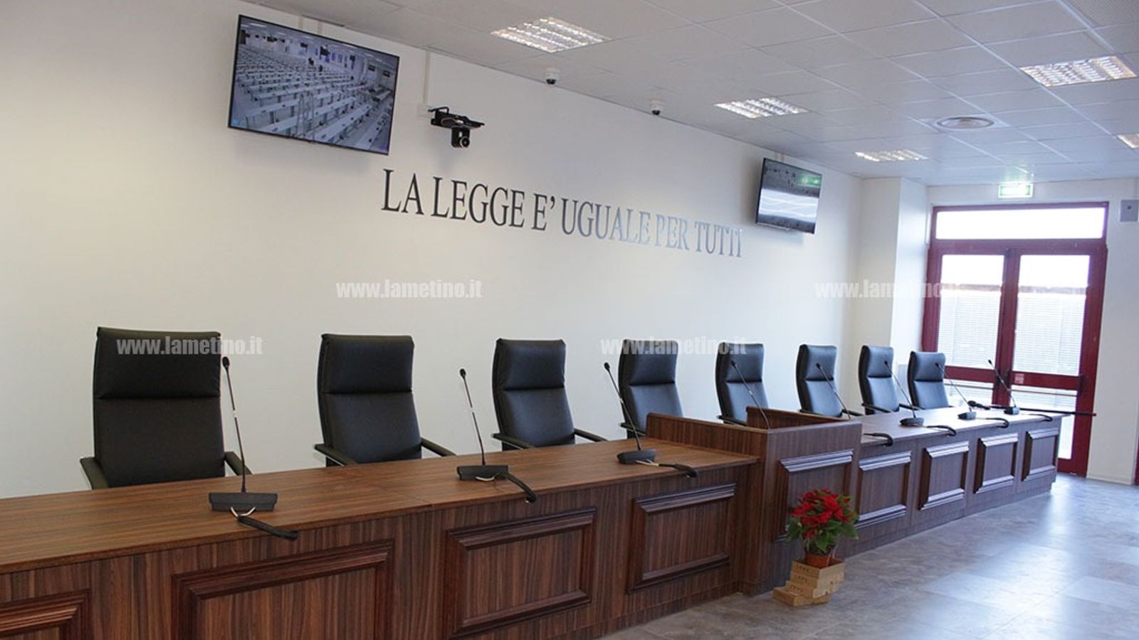 Ndrangheta syndicate: Biggest mafia trial in decades begins as ...