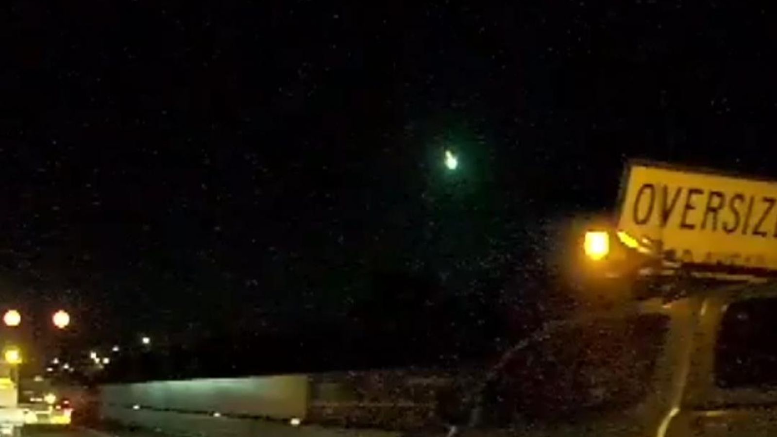 Australia: Meteor streaks across night sky and is spotted by truckers ...