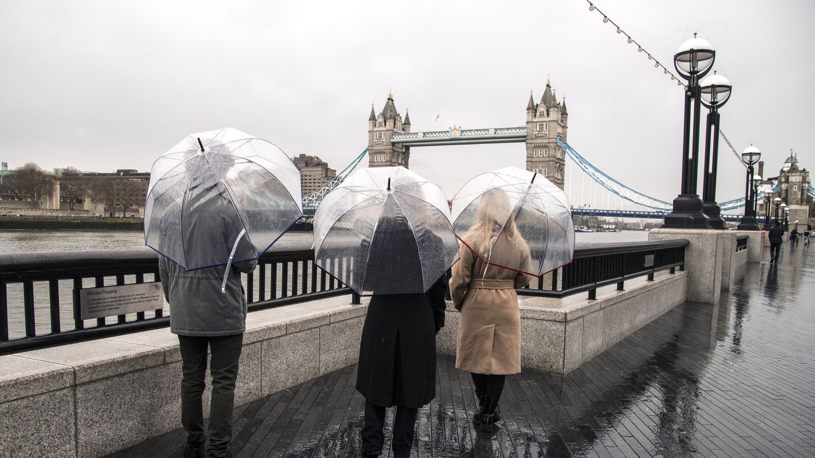 UK weather: Warnings of strong winds and heavy rainfall before highs of ...