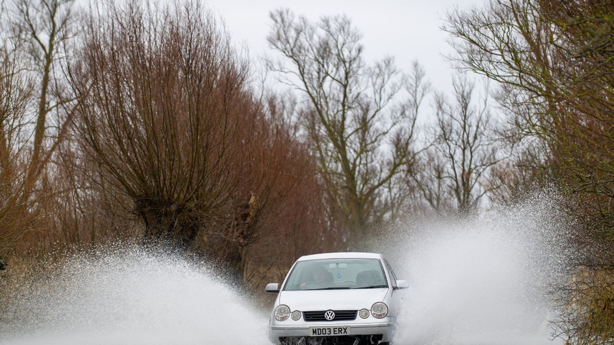 UK weather: Heavy rainfall set to bring flooding and disruption to ...