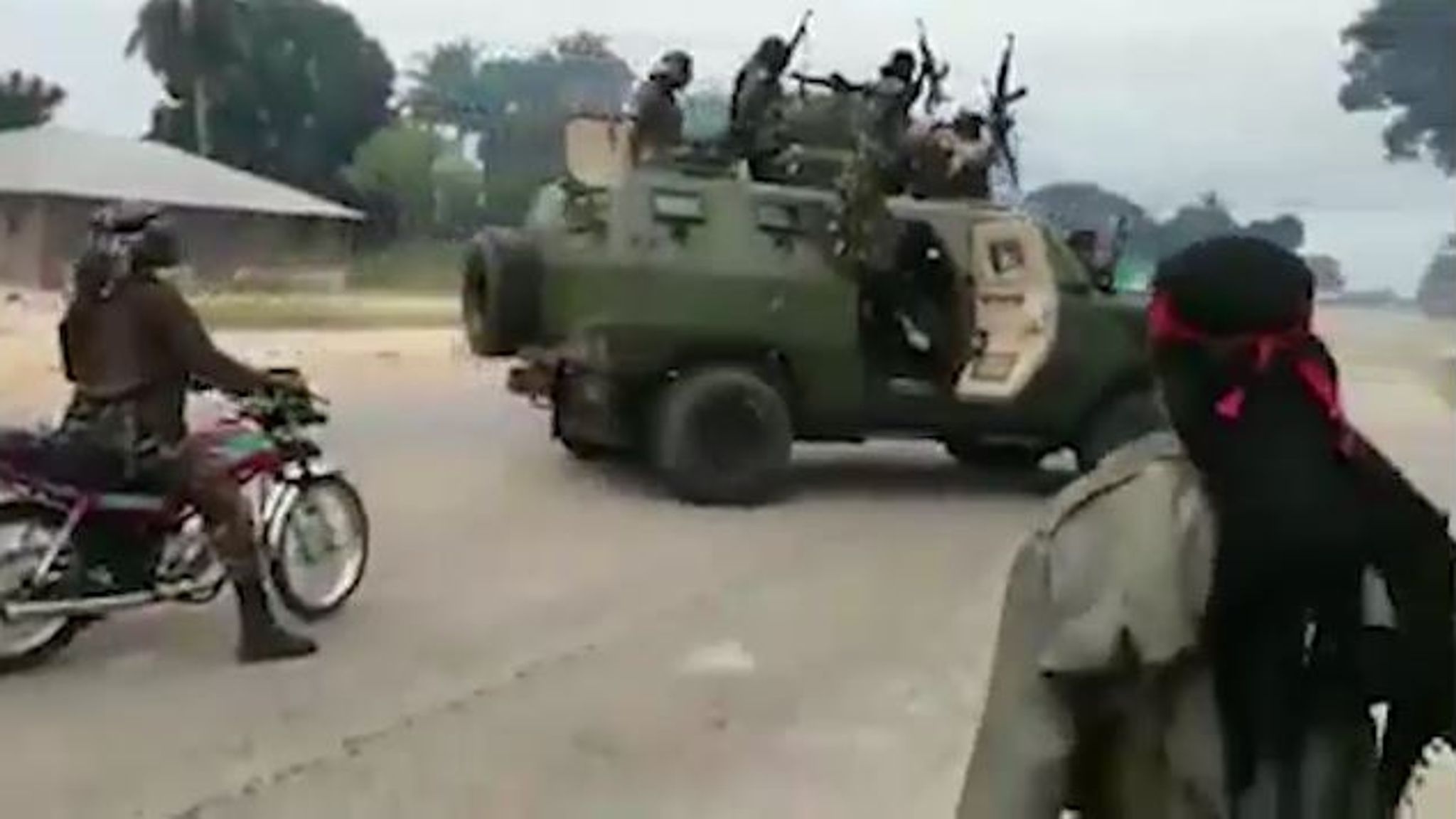 Mozambique: Escaping 'the land of fear' - Crisis as half a million ...