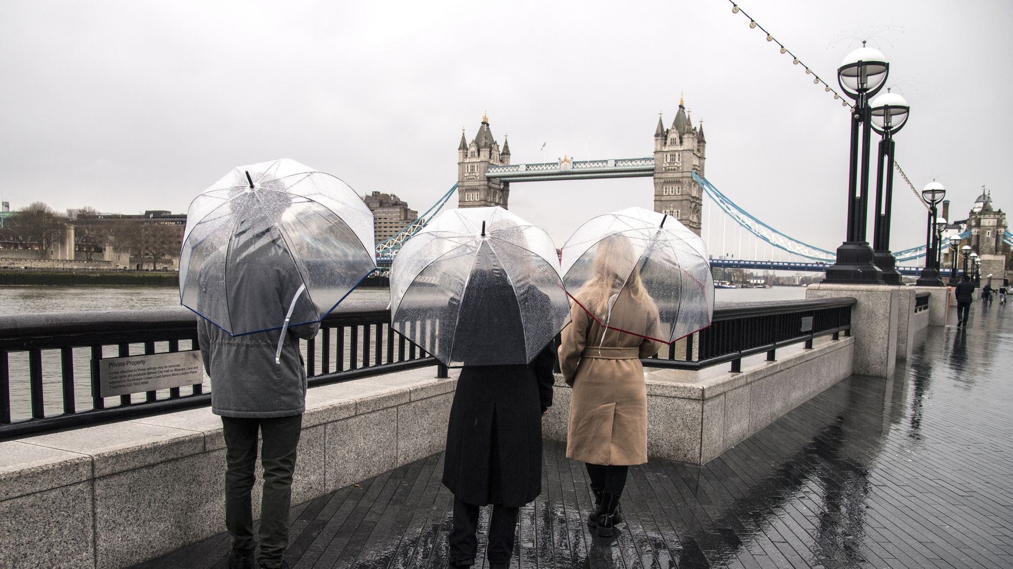 UK weather: Warnings of strong winds and heavy rainfall before highs of ...