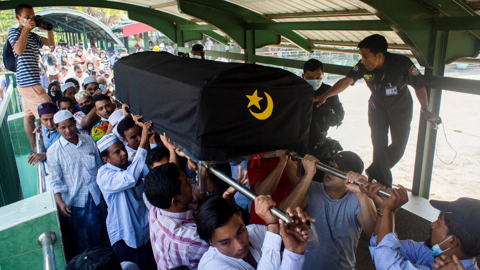 Myanmar protests: Demonstrators 'fired on' amid funeral of political ...