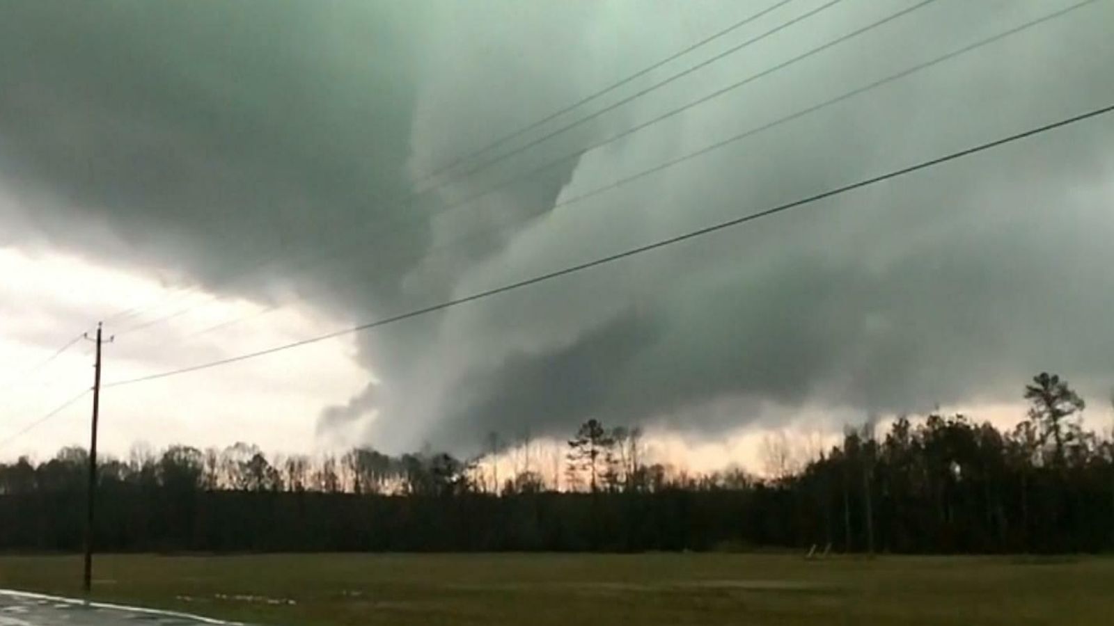 US weather: Storms cause severe damage across southern states | US News ... US weather: Storms cause severe damage across southern states | US News ...