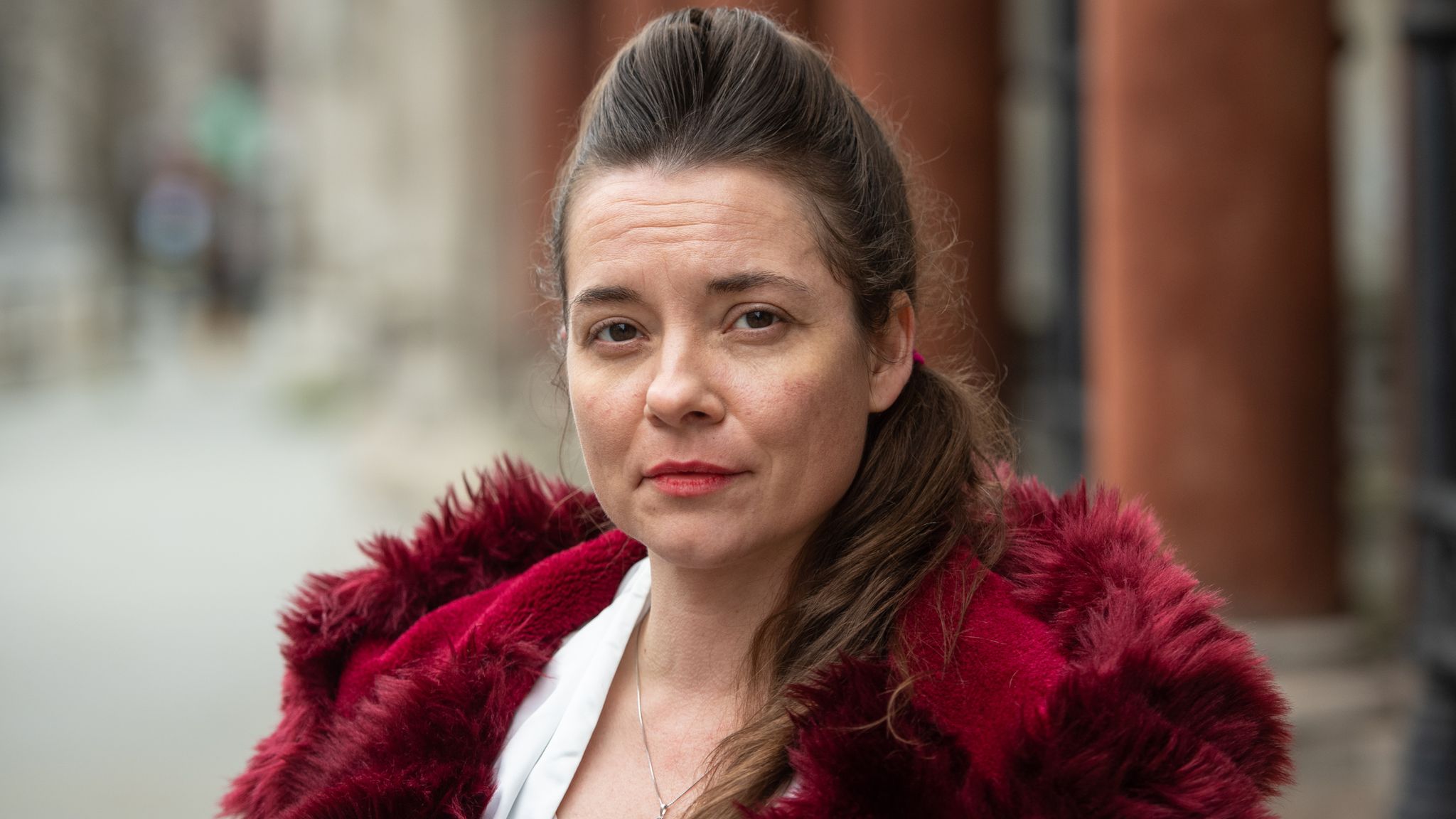 Mother who wants doctors to keep treating brain-damaged daughter to ...