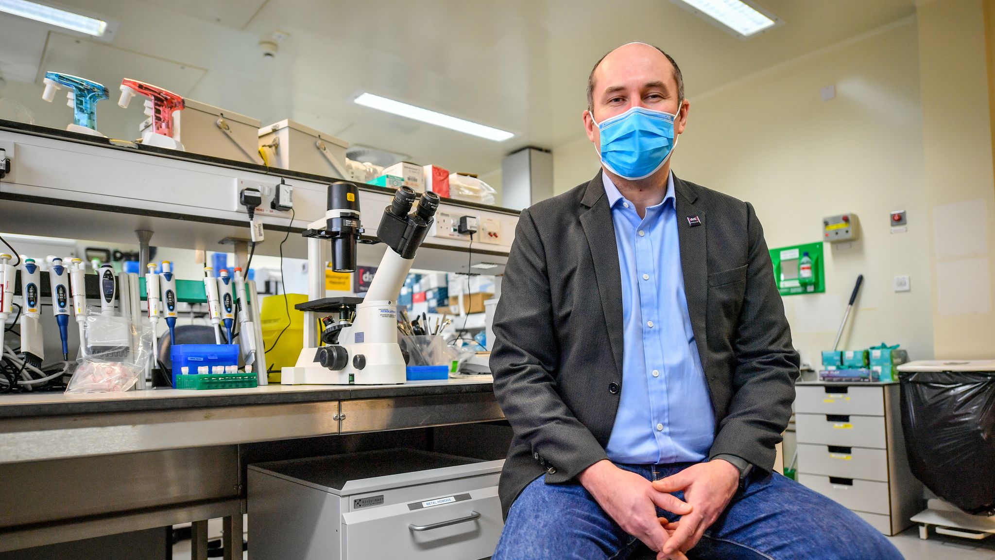 COVID-19: Scientists try to predict who might become seriously ill from ...