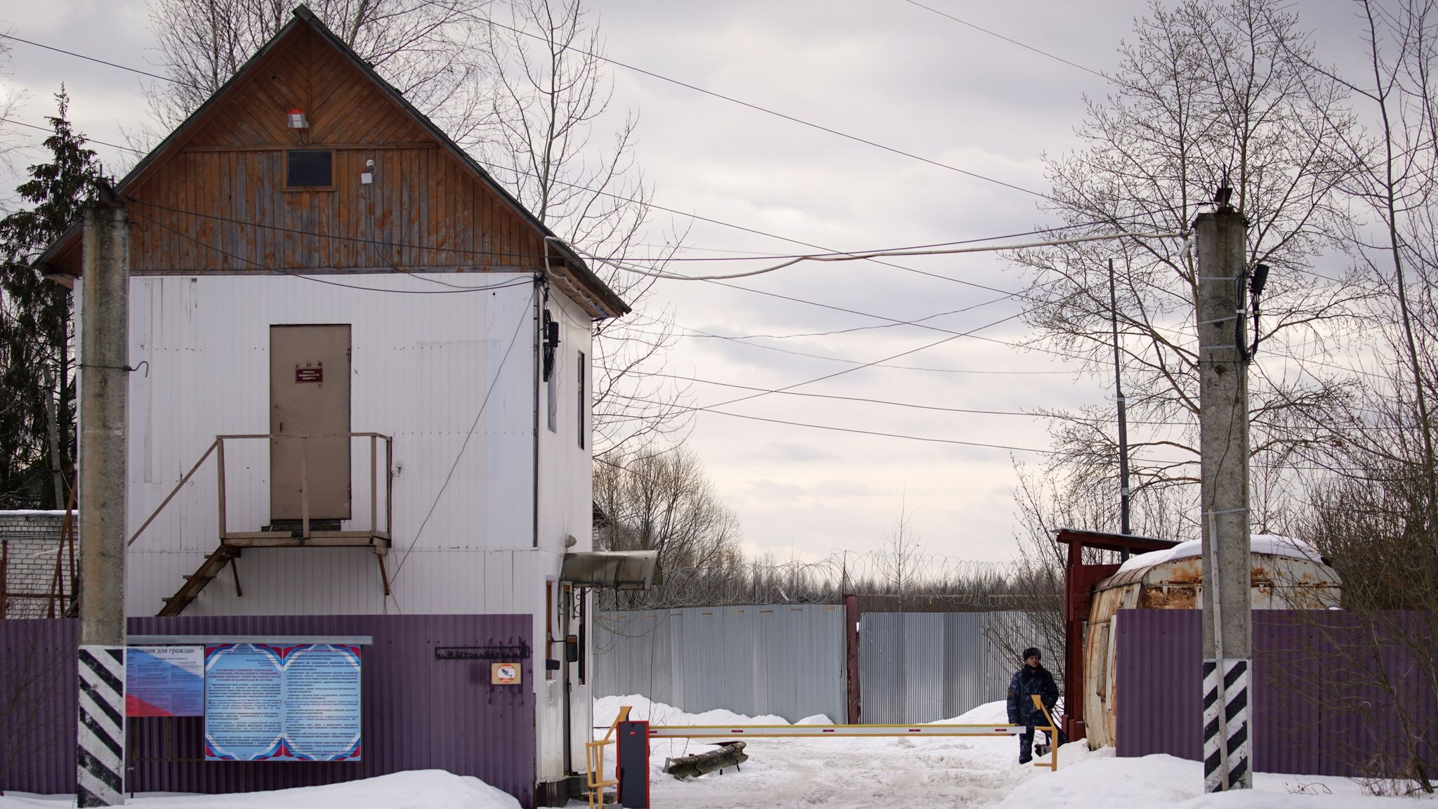 Alexei Navalny: 'Psychological torture and self-isolation' inside Putin ...