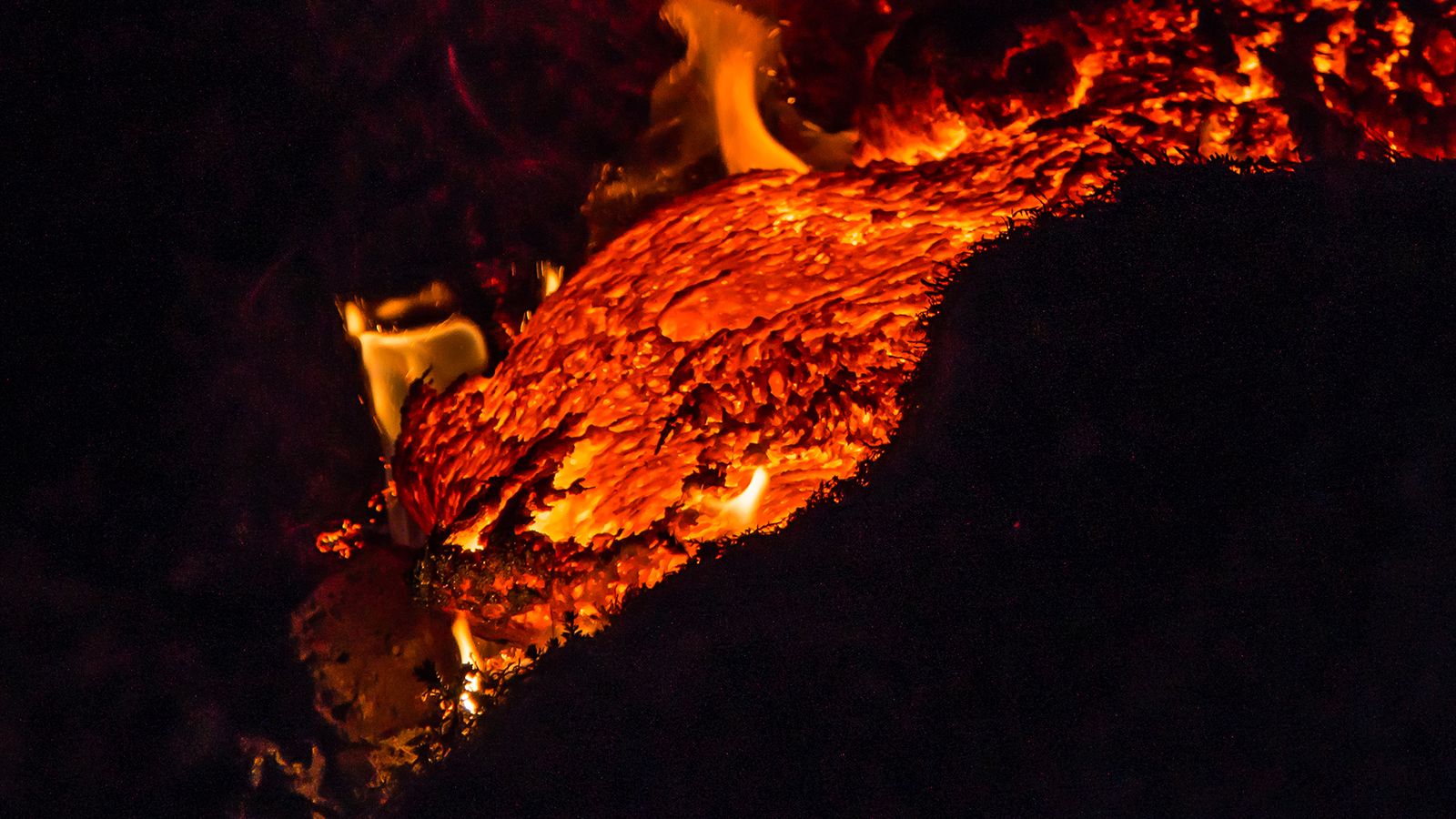 Photographer captures his 'Holy Grail' of the Northern Lights over an ...