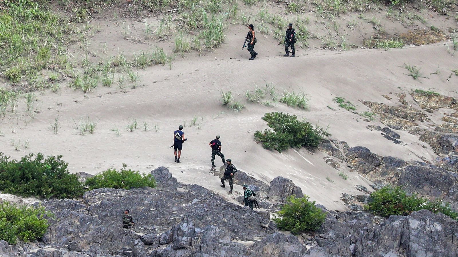 Chaos at Myanmar-Thailand border as people flee gunfire and airstrikes ...