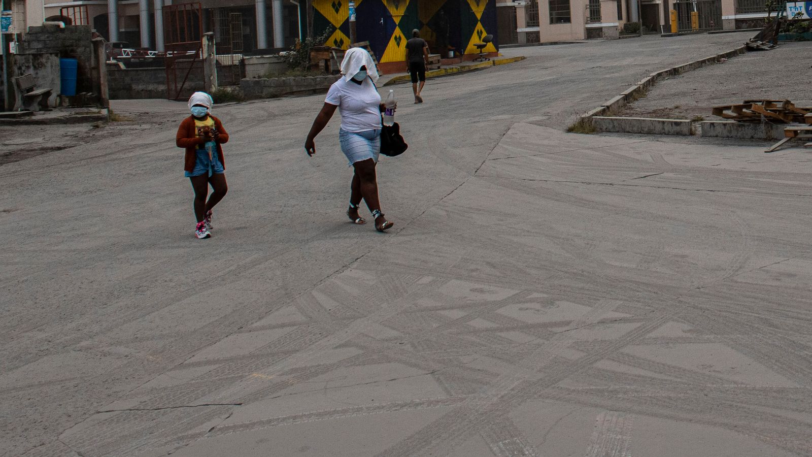 St Vincent volcano: Around 16,000 people flee communities after ...
