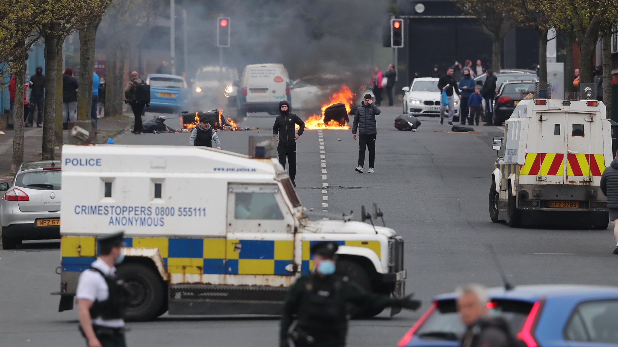 Northern Ireland: Petrol bombs won't demolish a border in the Irish Sea ...