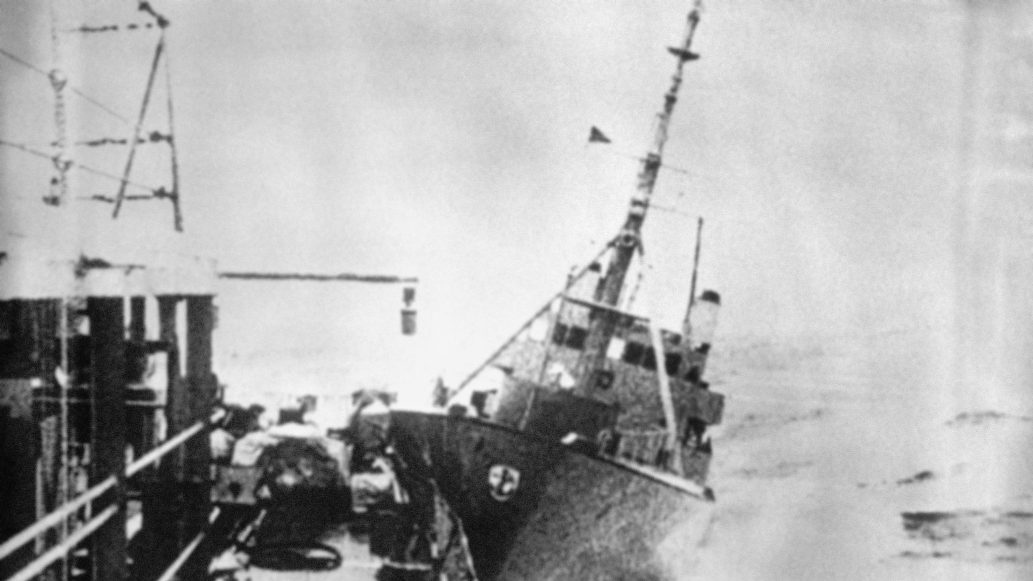 Brexit fishing row explained: Why are the UK and France fighting ...