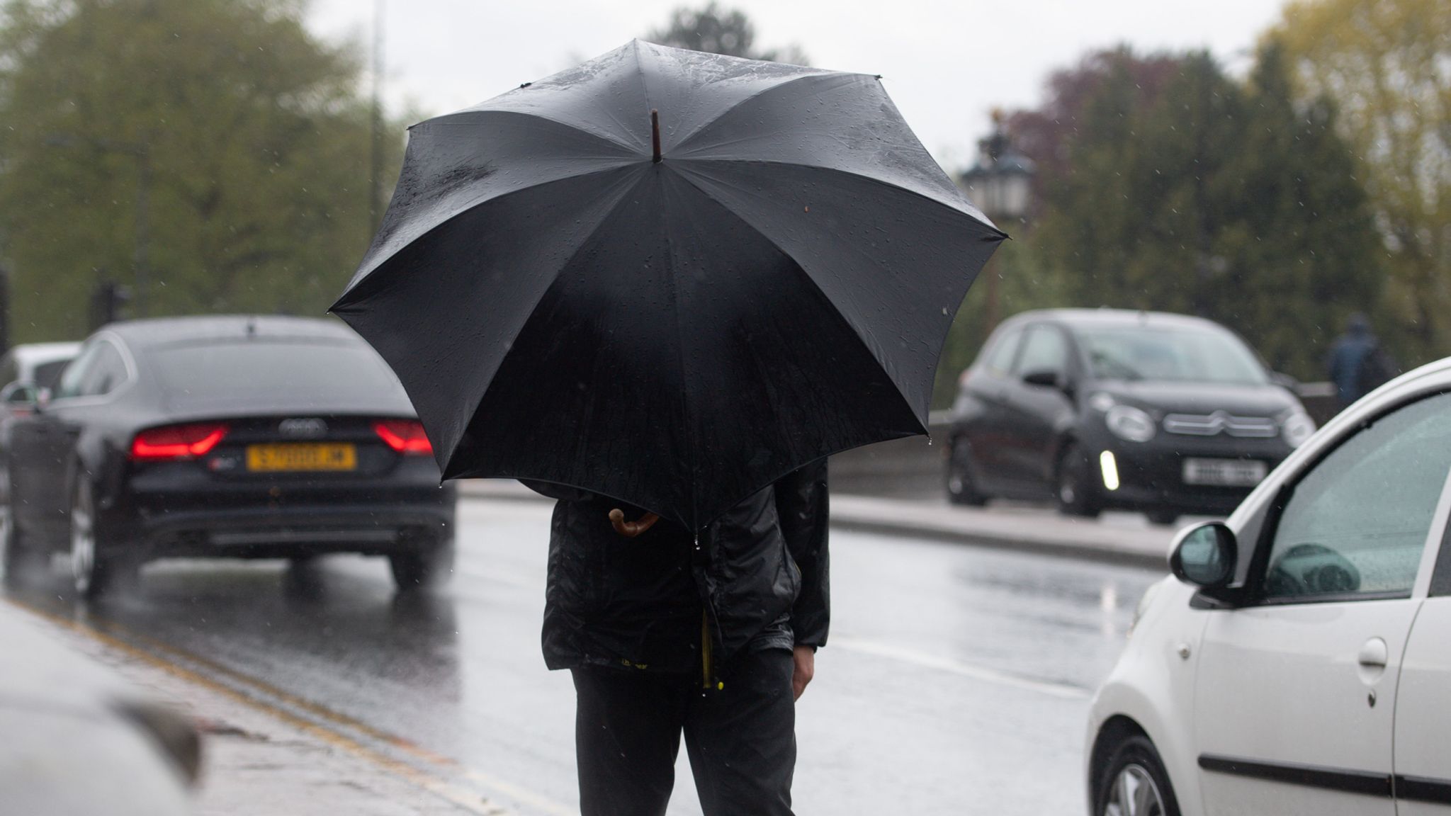 UK weather: Winds could reach 65mph as Met Office warns of travel ...
