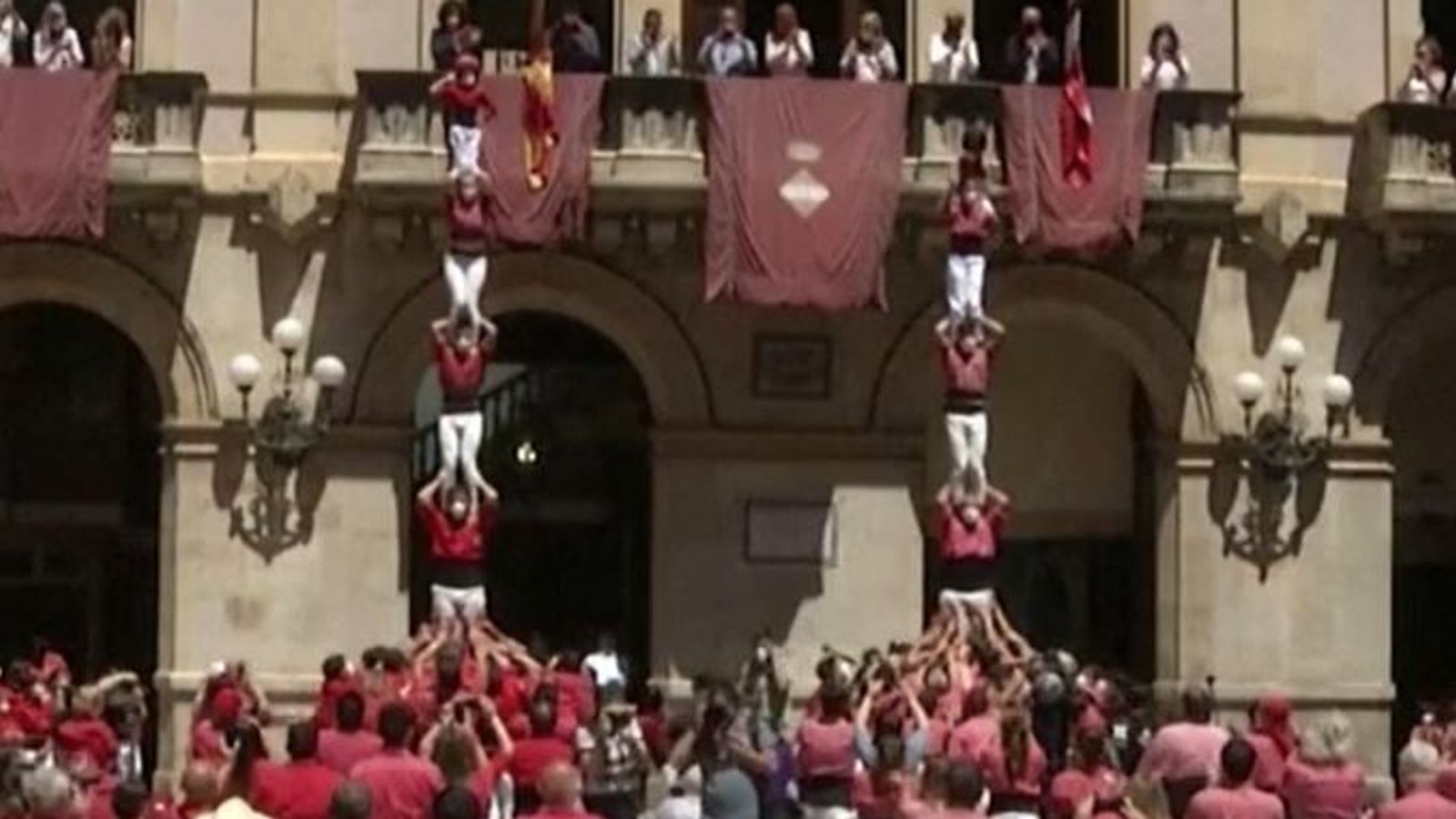 COVID-19: 'Human towers' return in Spain, not seen since start of ...