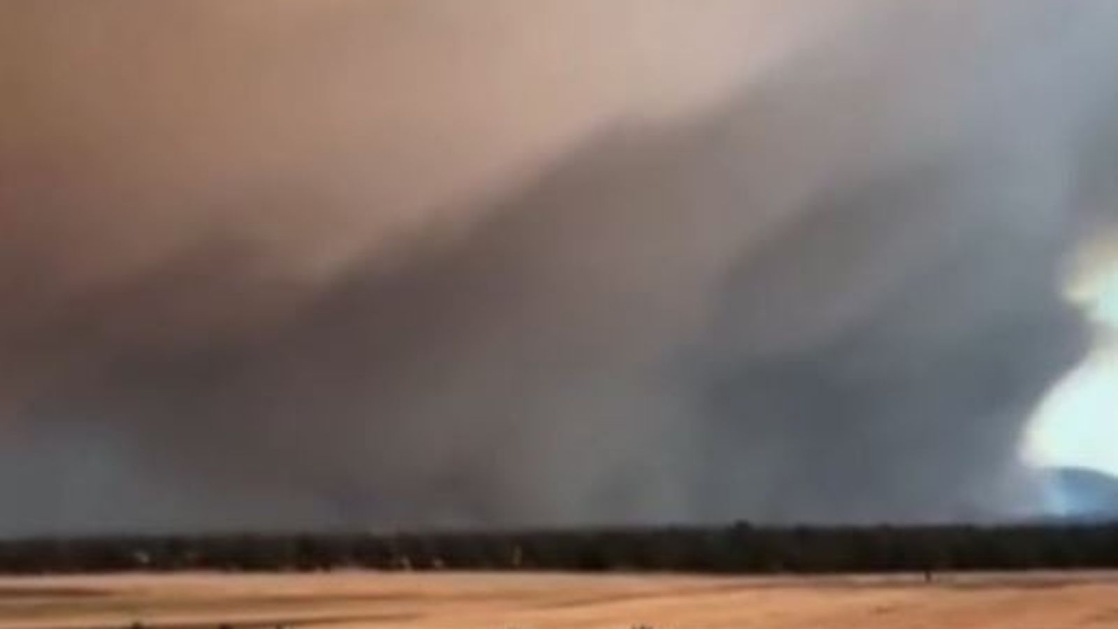 Lava fire rages across 13,000 acres in California | Sky News