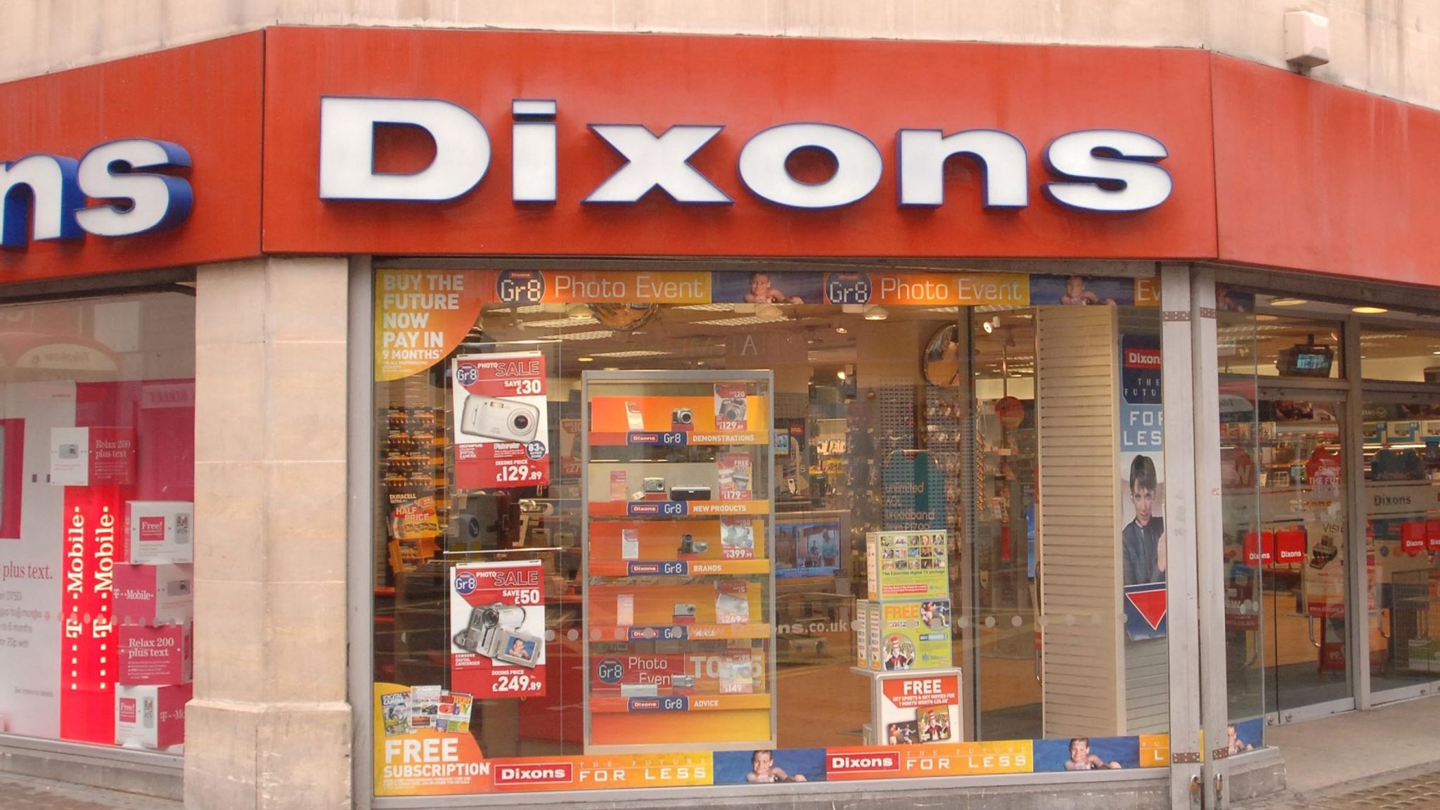 Dixons Carphone bets on hybrid model as online sales surge makes up for ...