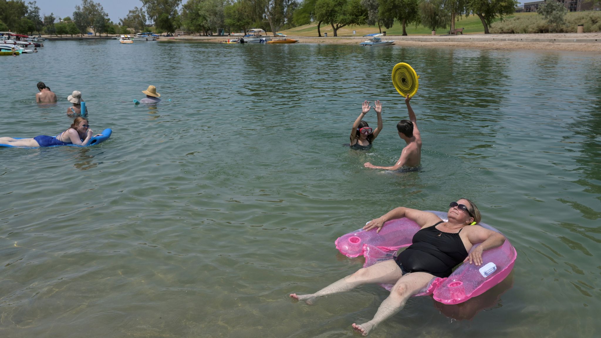 US heatwave sees Phoenix hit record 46C for five straight days - as ...
