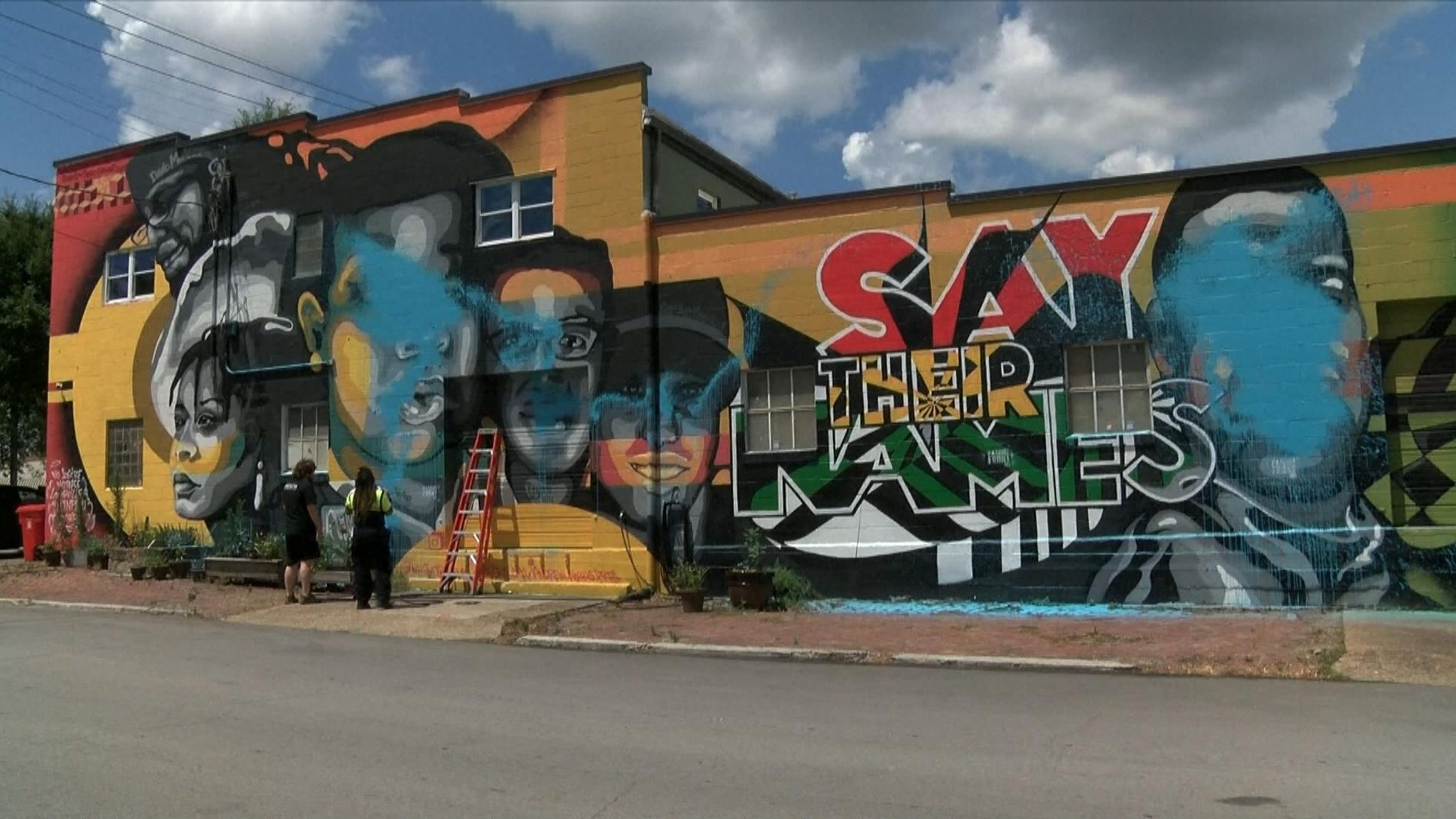 Black Lives Matter: Police launch investigation after mural of Breonna ...