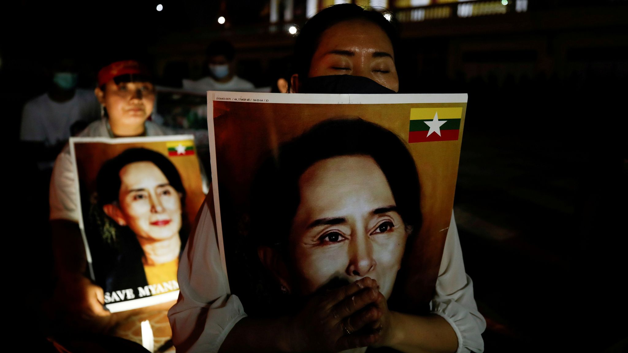 Aung San Suu Kyi: Myanmar's deposed leader receives two-year jail ...