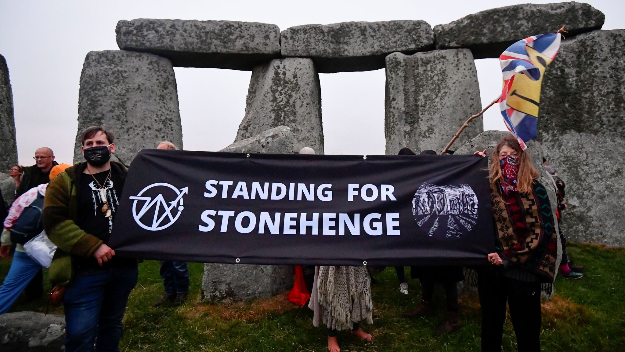 Stonehenge: Campaigners win legal battle over plans for road tunnel ...