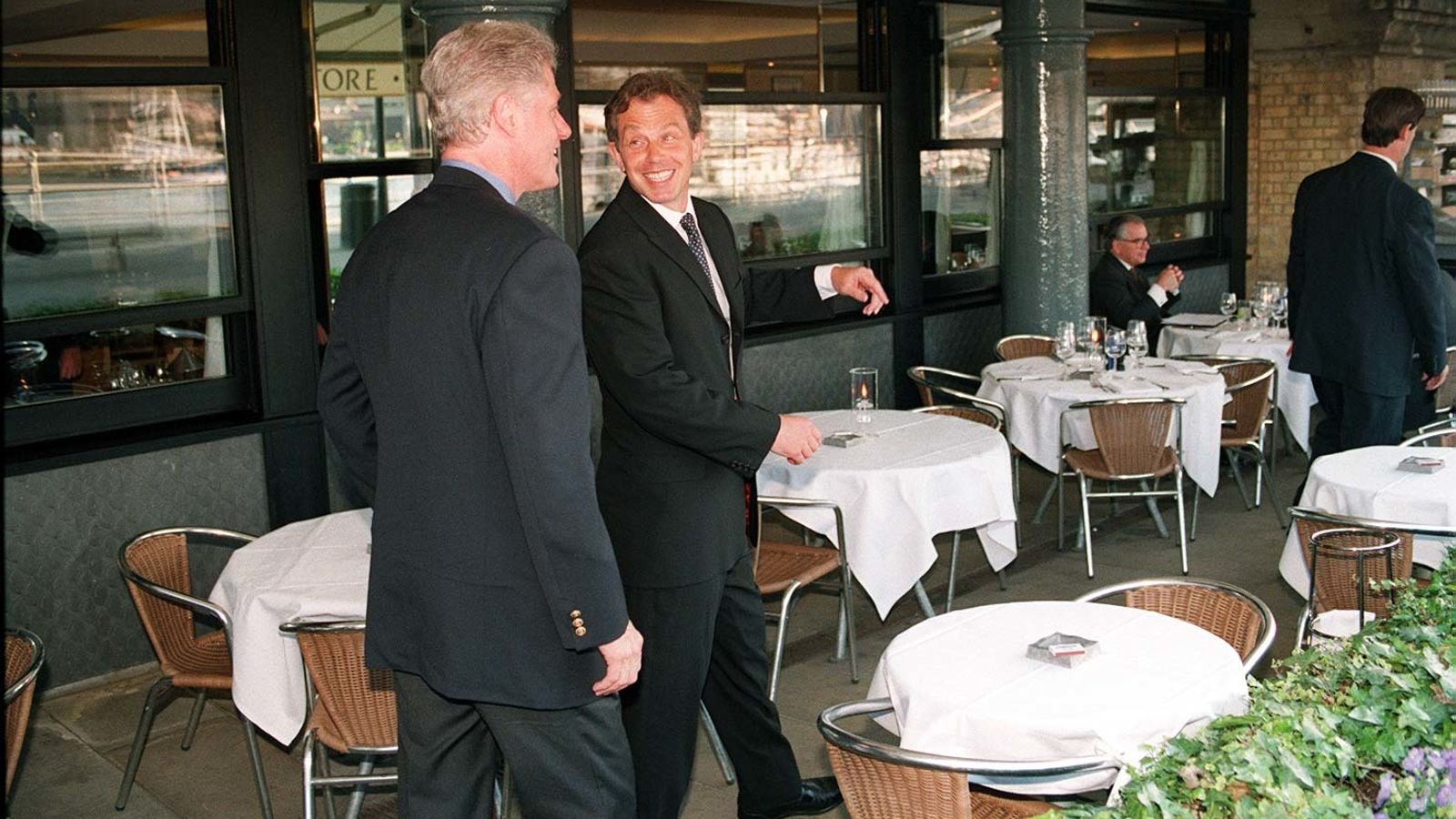 Bill Clinton turned down tea with the Queen: Five things we learned ...