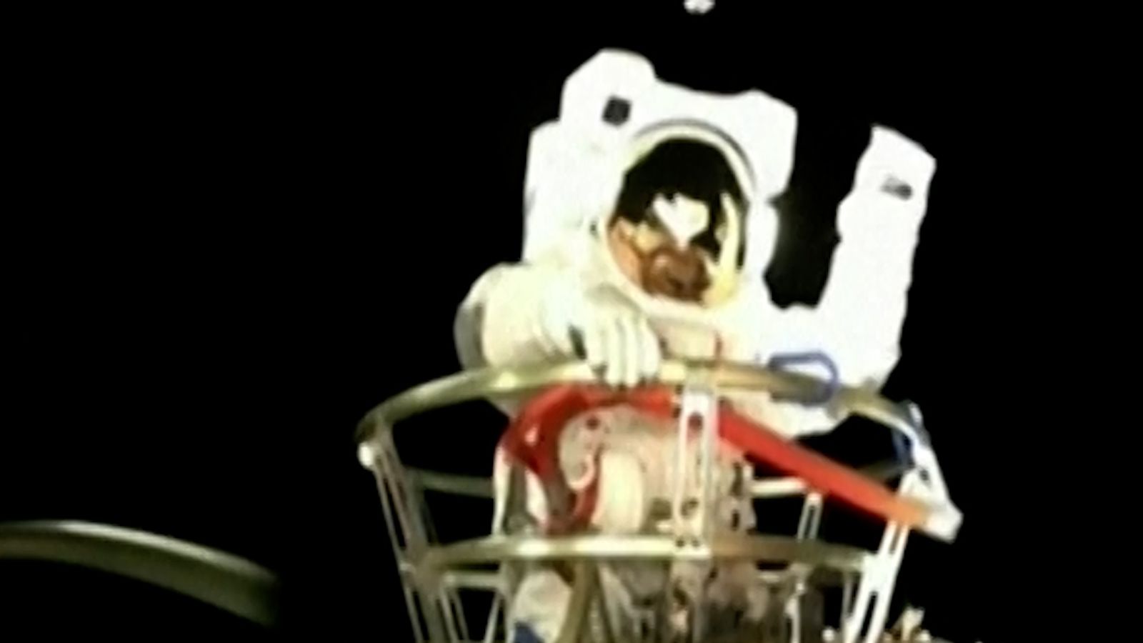 China: Astronauts on the Tiangong Space Station complete first ...