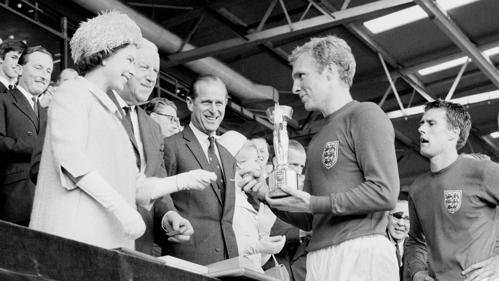 Euro 2020: Queen sends message to Southgate and England team before ...