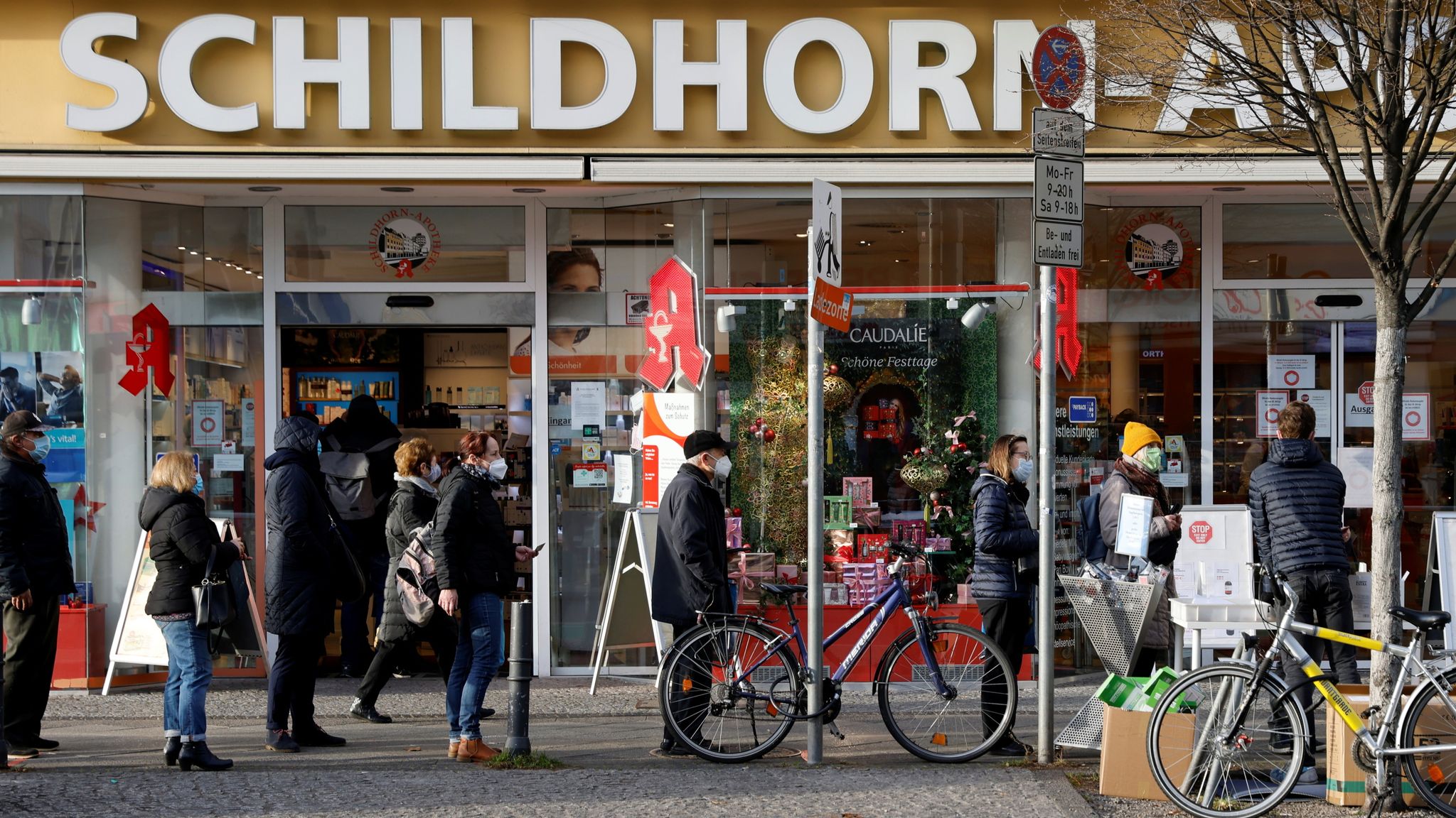 COVID-19: German pharmacies stop giving COVID vaccination status after ...