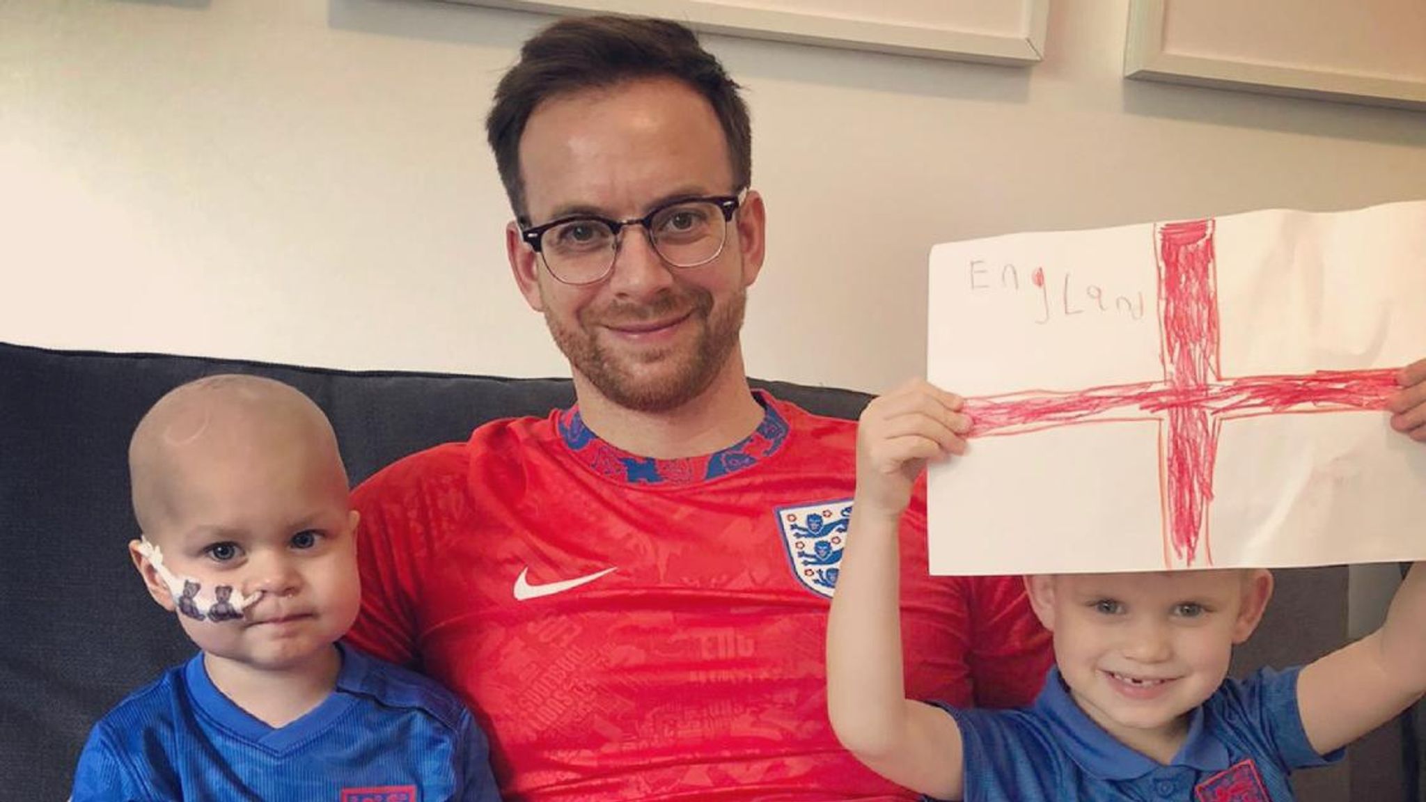 Harry Kane sends video message to family of two-year-old boy with ...
