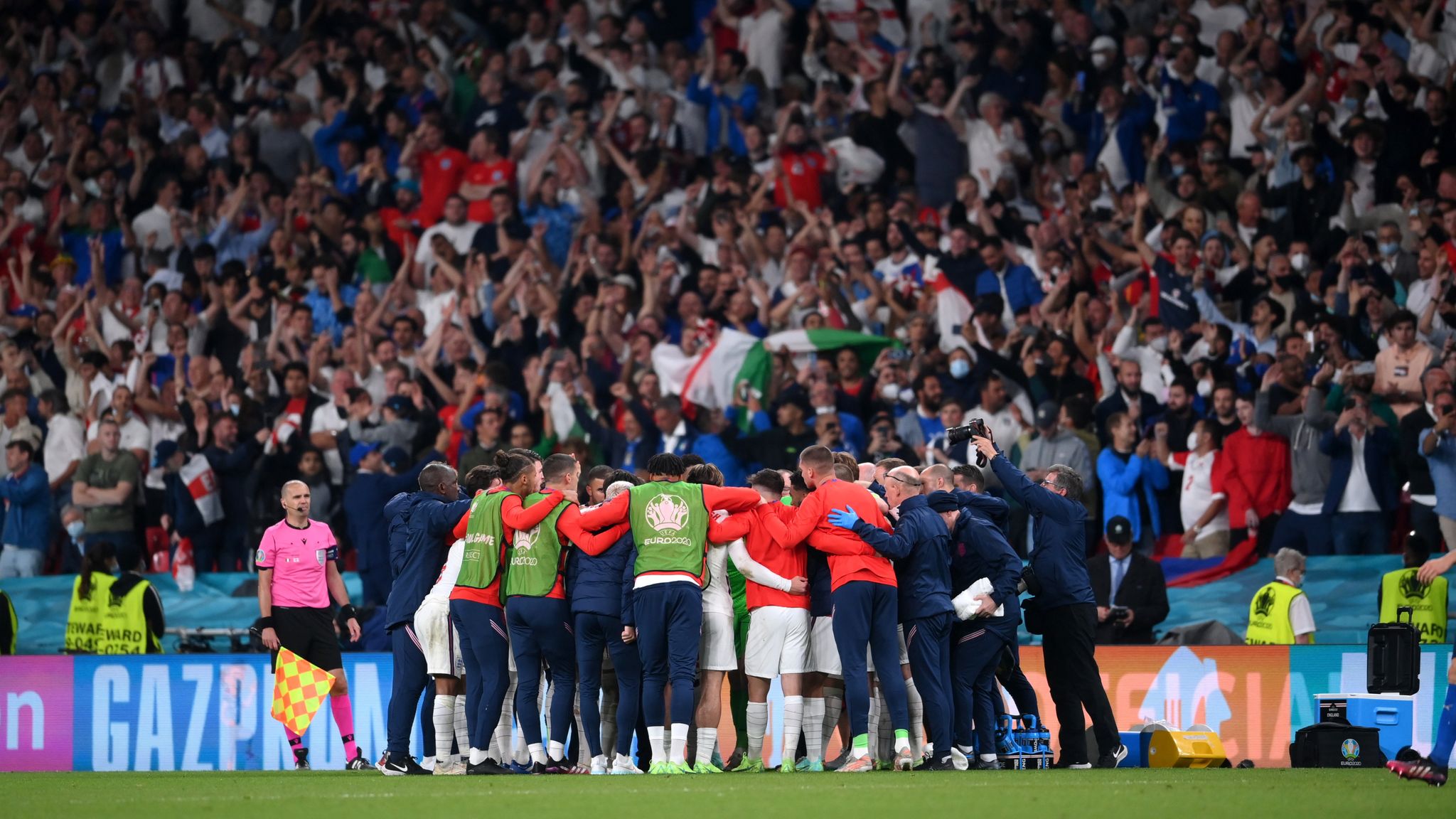 Euro 2020 final: Triumph and despair in pictures - Italy and England ...