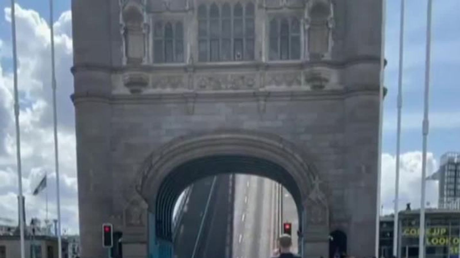 London's Tower Bridge suffers technical glitch | UK News | Sky News