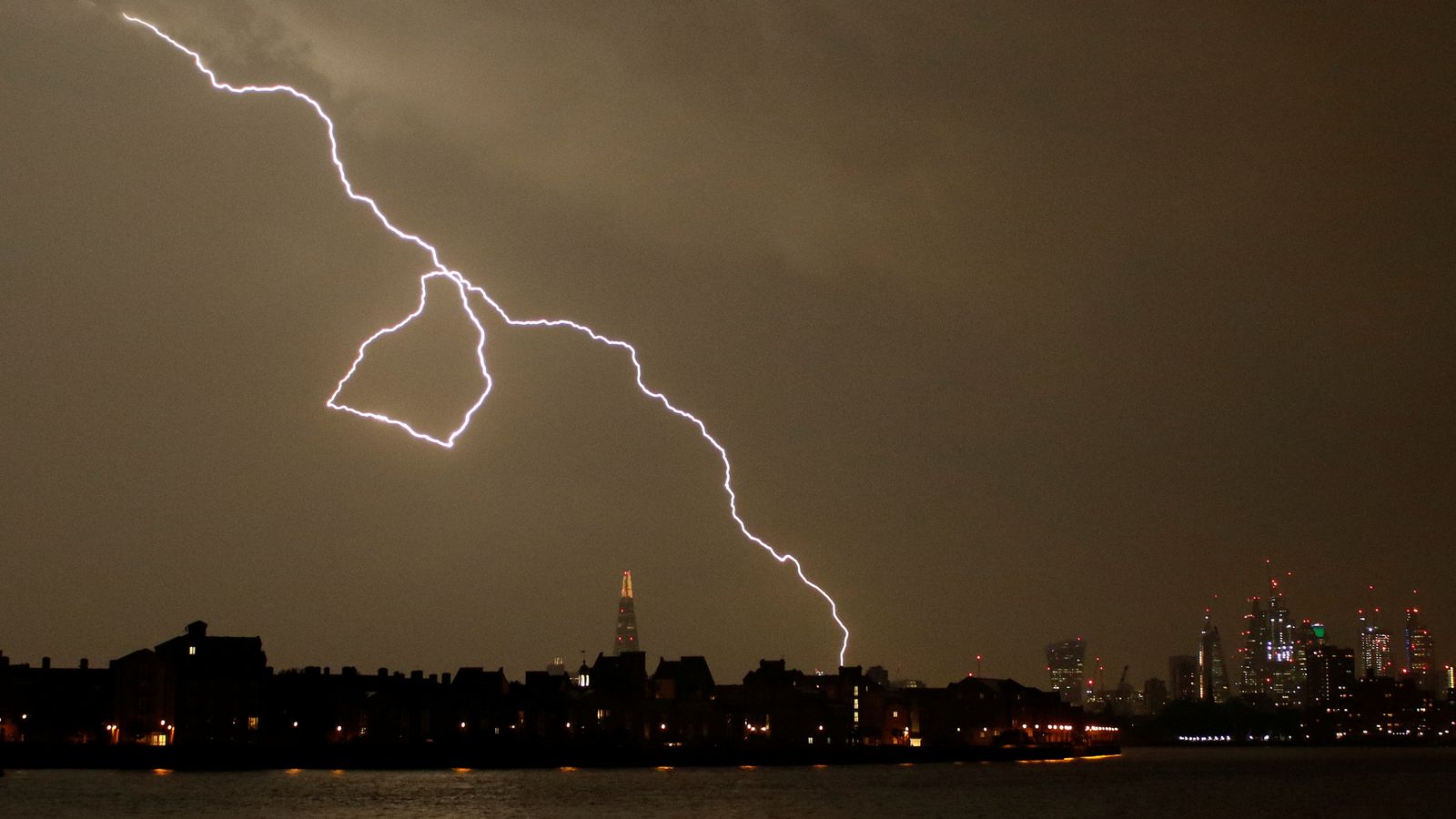 UK weather: Forecasters warn of flooding as storms and torrential ...