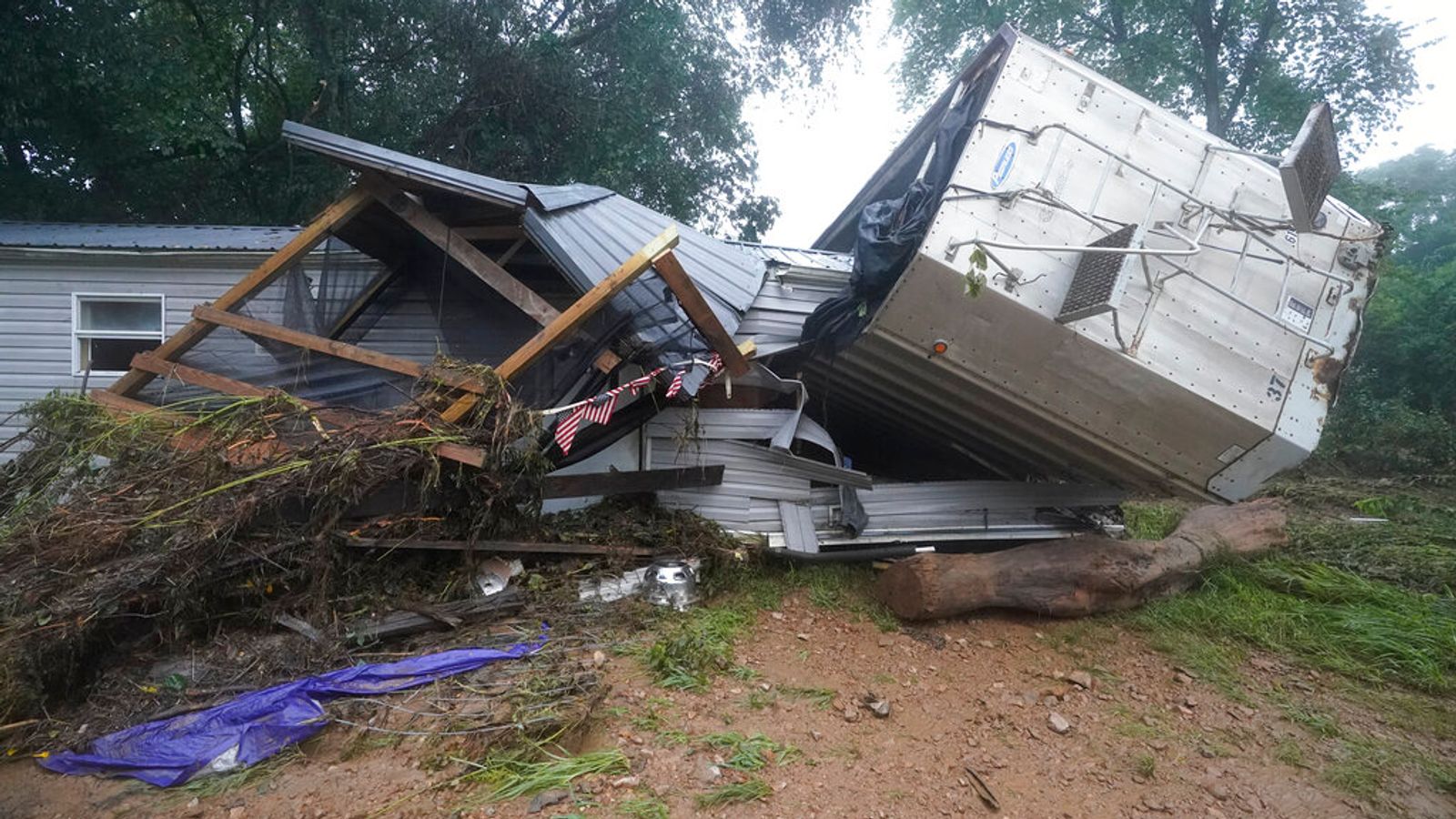 Tennessee flooding: Twin babies swept from father's arms among 22 dead ...