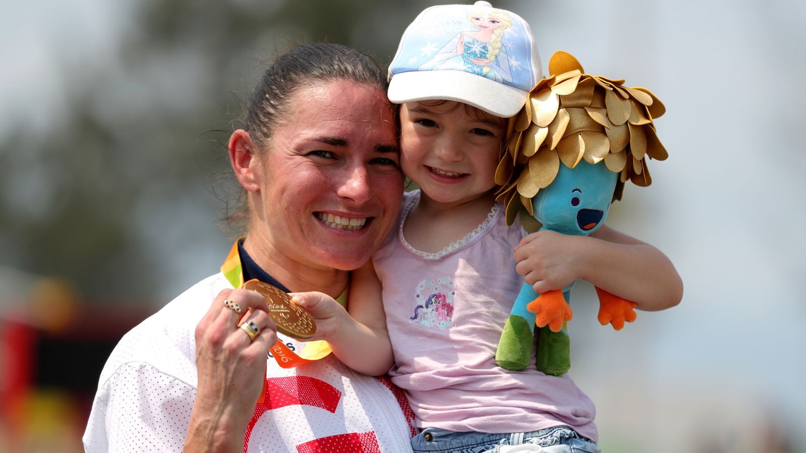 Dame Sarah Storey: How cyclist overcame bullying and eating disorder to ...