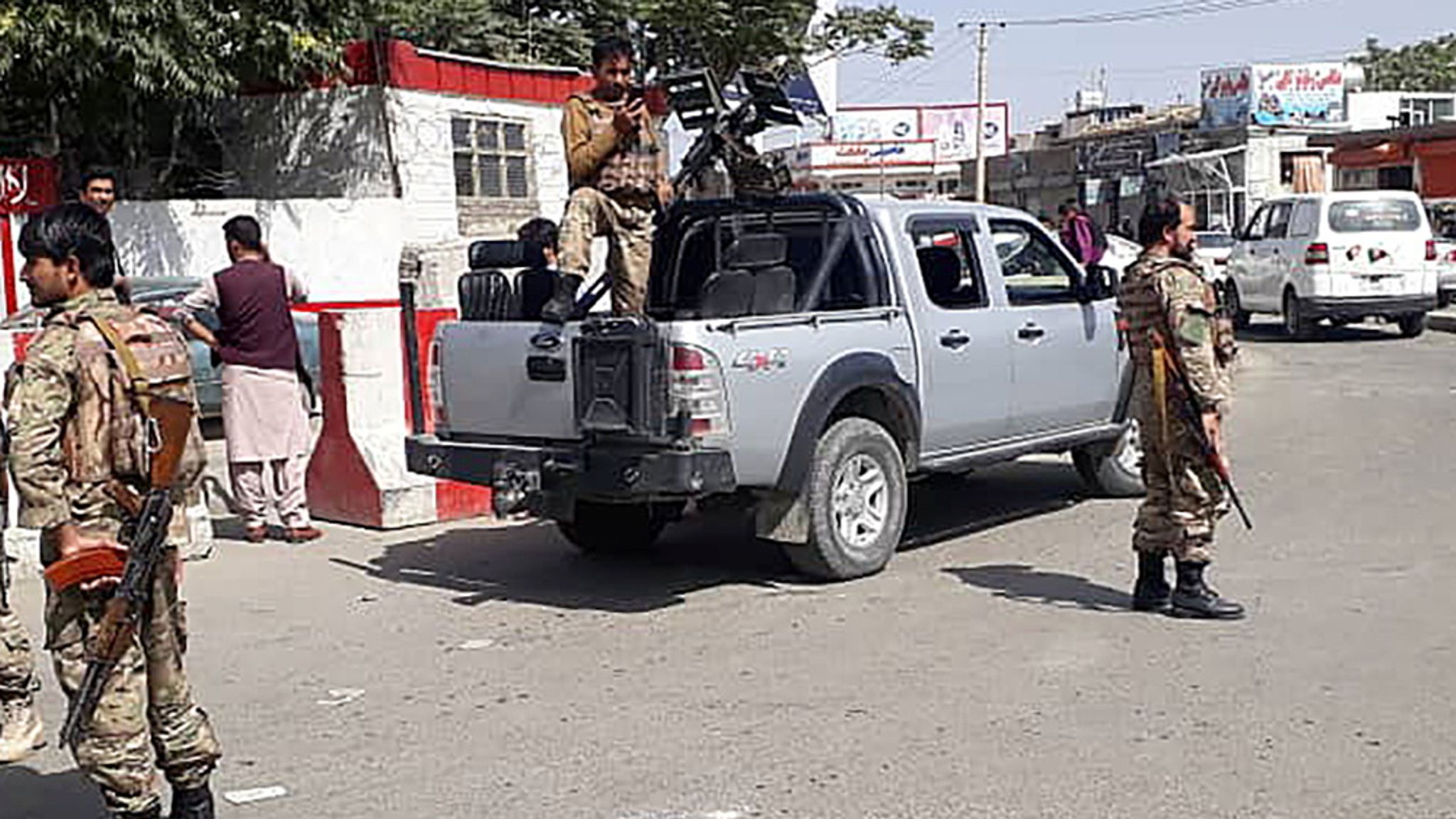 Afghanistan: President Ashraf Ghani leaves the country as explosions ...