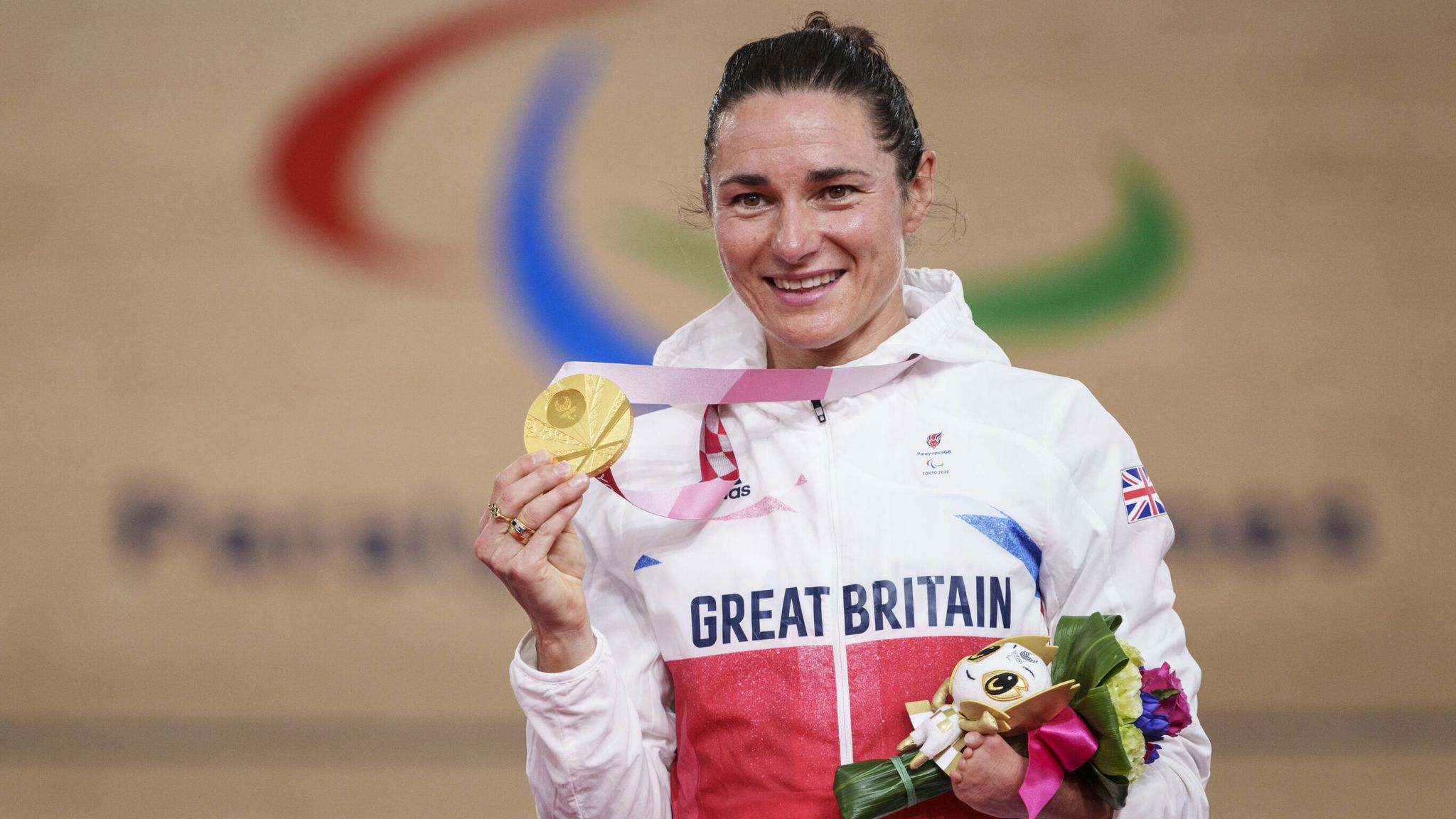 Dame Sarah Storey: How cyclist overcame bullying and eating disorder to ...