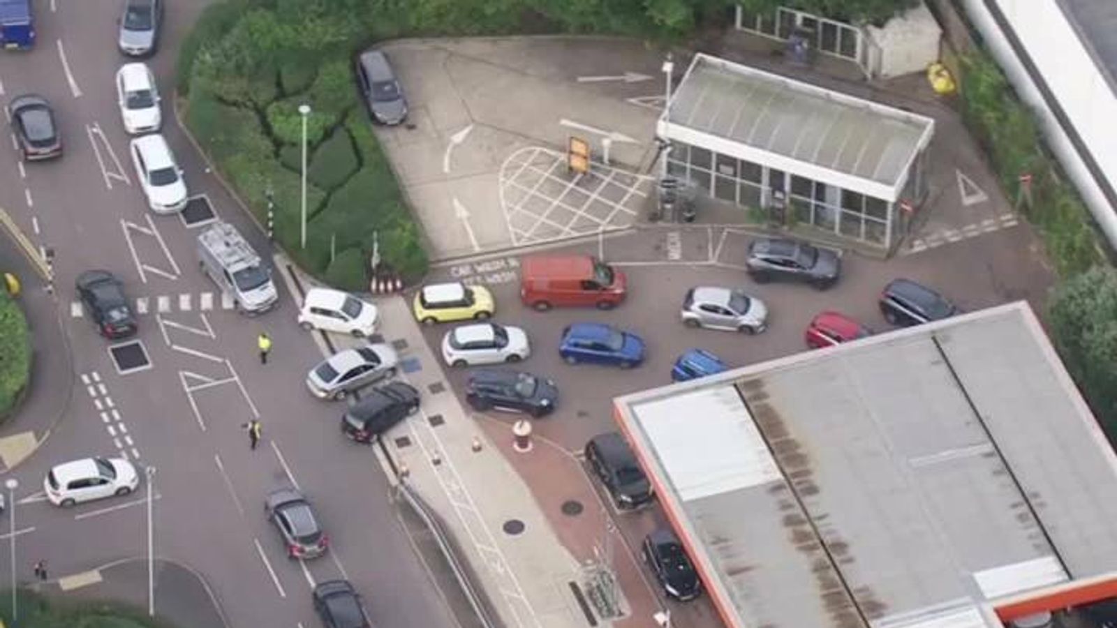 Fuel crisis: Long queues continue amid first signs of 'stabilisation ...