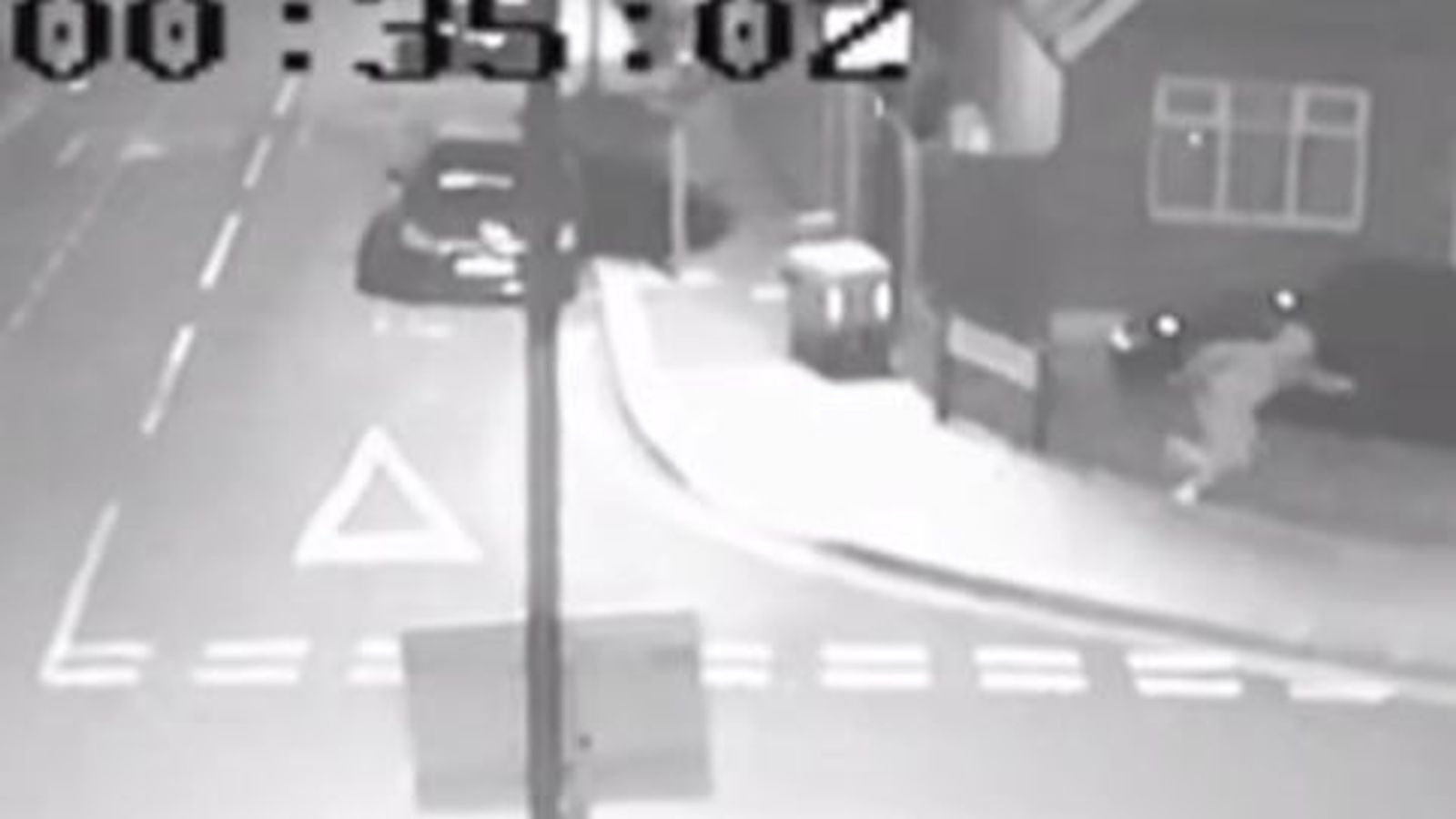 Video of moped rider shooting two men in London released in hunt for ...