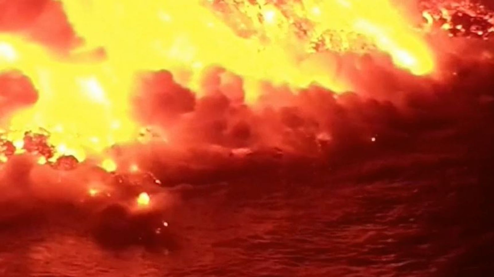 Lava from La palma volcano cools in Atlantic releasing toxic smoke ...