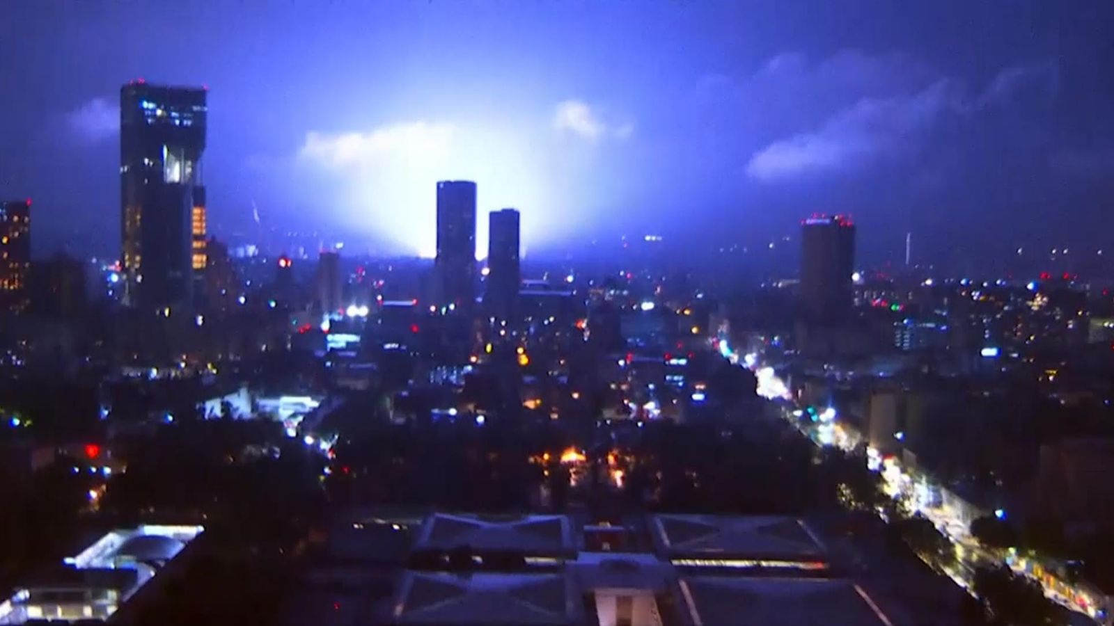 Lightning strikes reported after Mexico earthquake | World News | Sky News