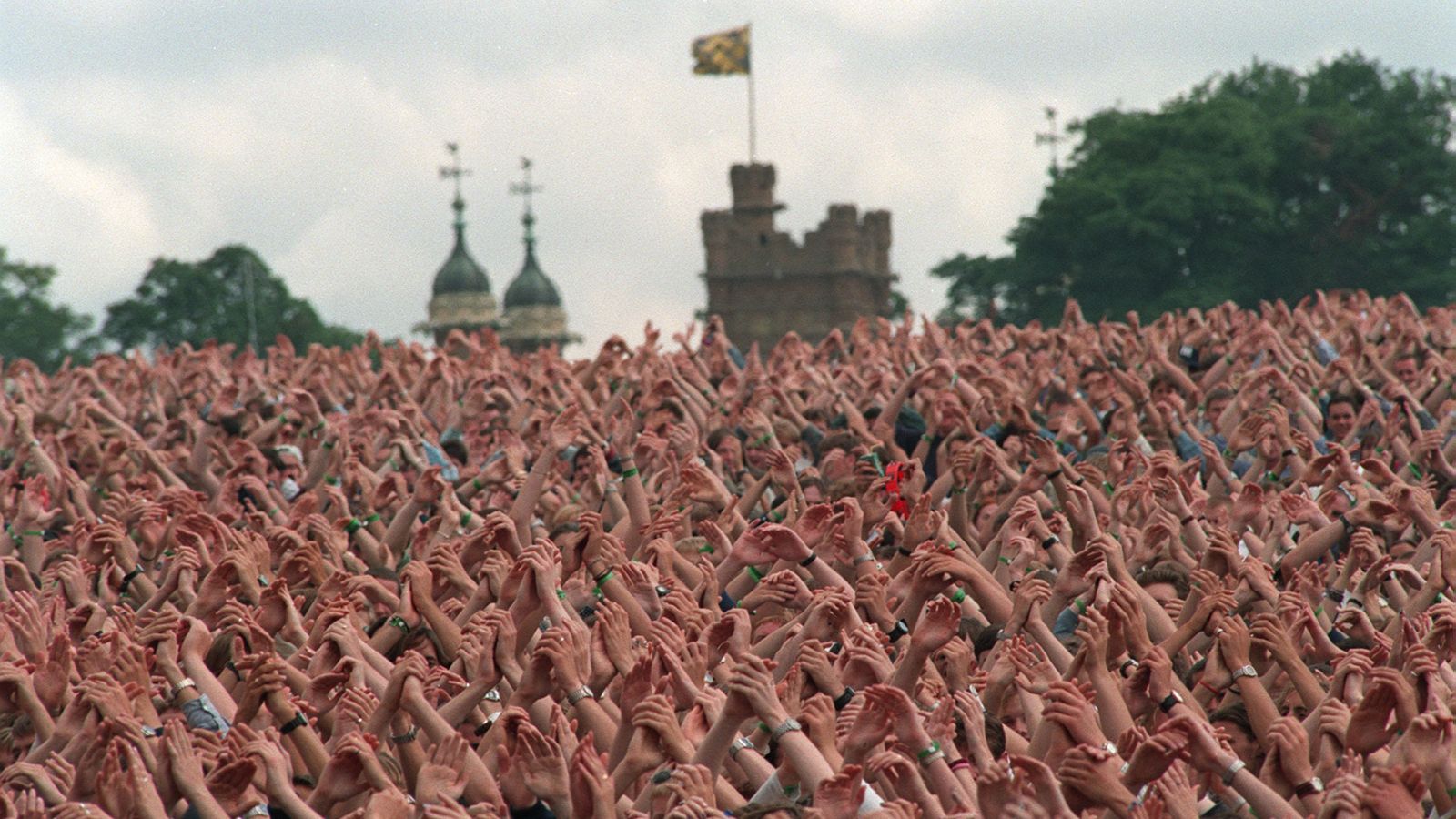 Oasis Knebworth 1996: Looking back at Liam and Noel Gallagher's ...