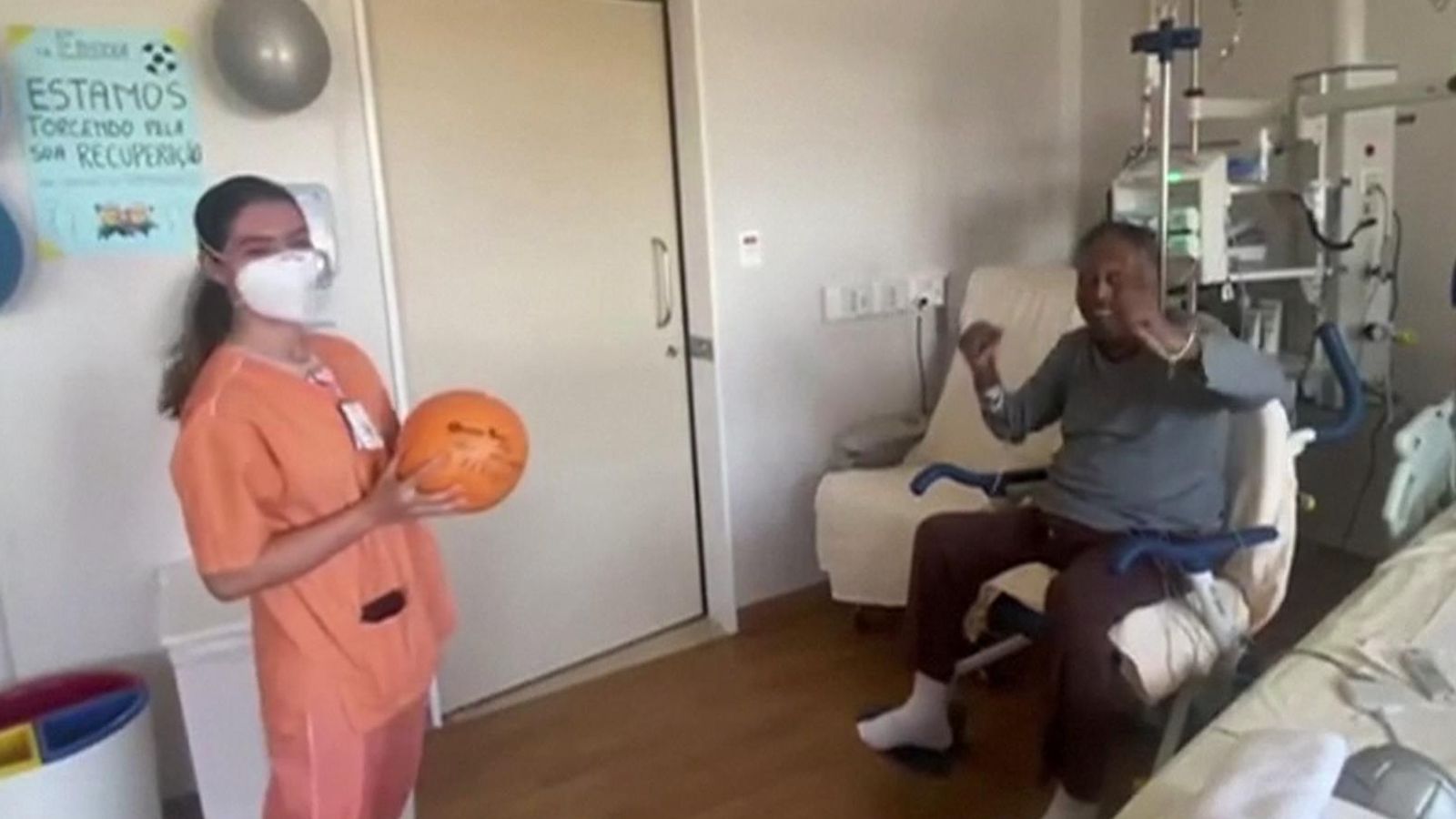 Pele shows he's recovering from surgery | World News | Sky News