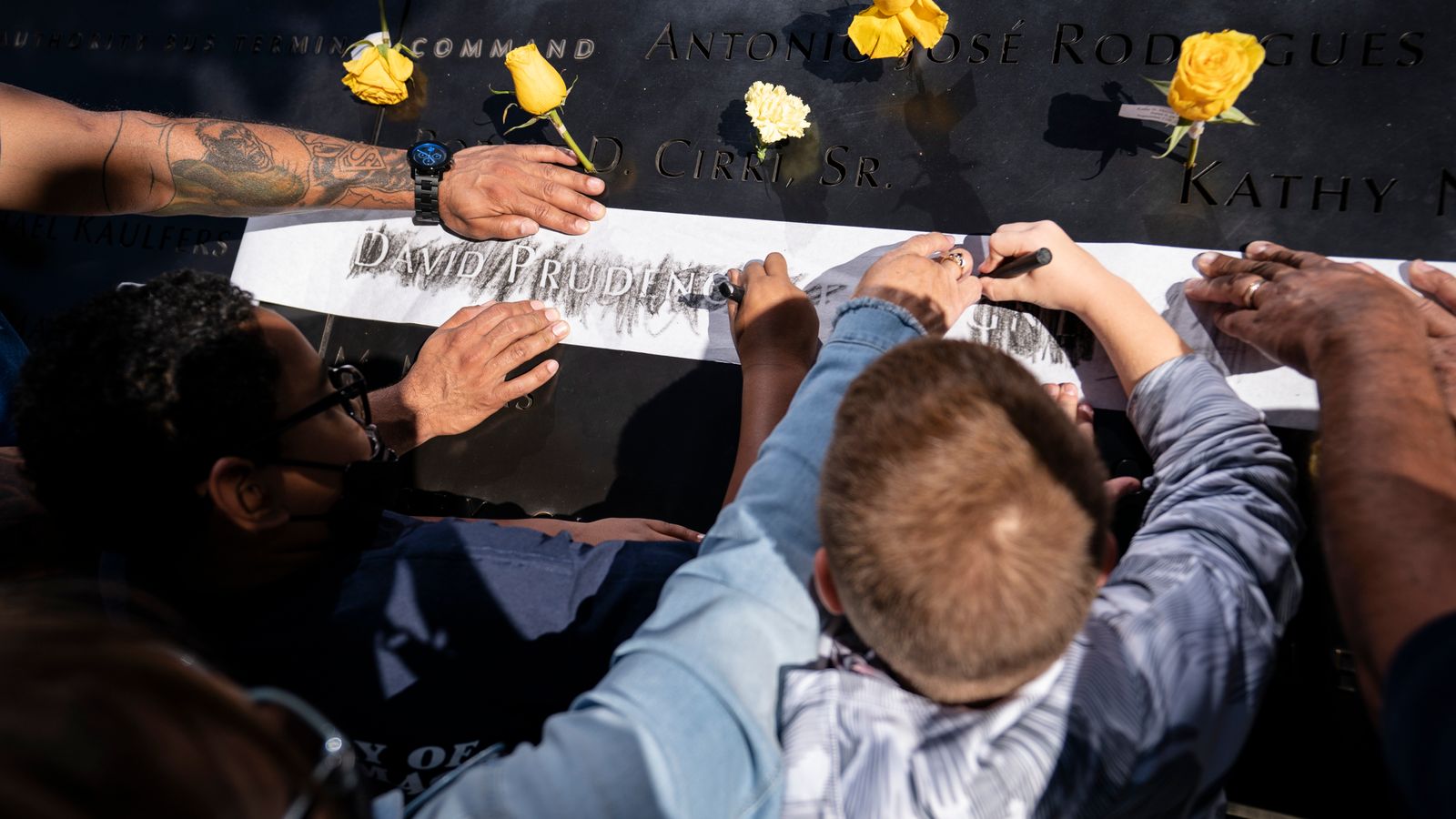 9/11 anniversary in pictures: Victims remembered 20 years after terror ...