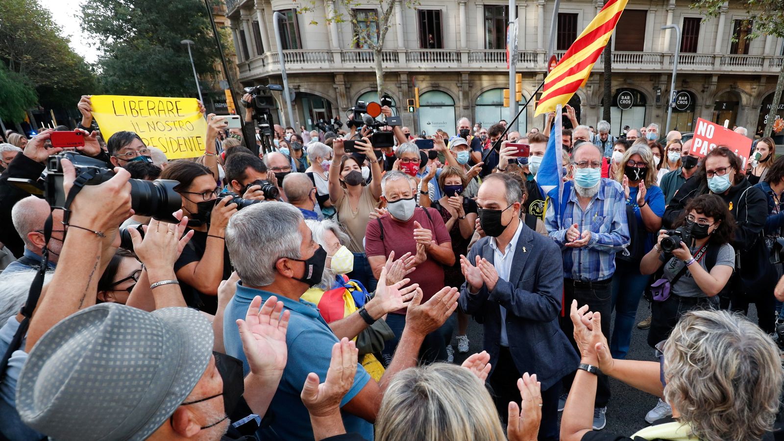 Carles Puigdemont: Former Catalan independence leader arrested in Italy ...