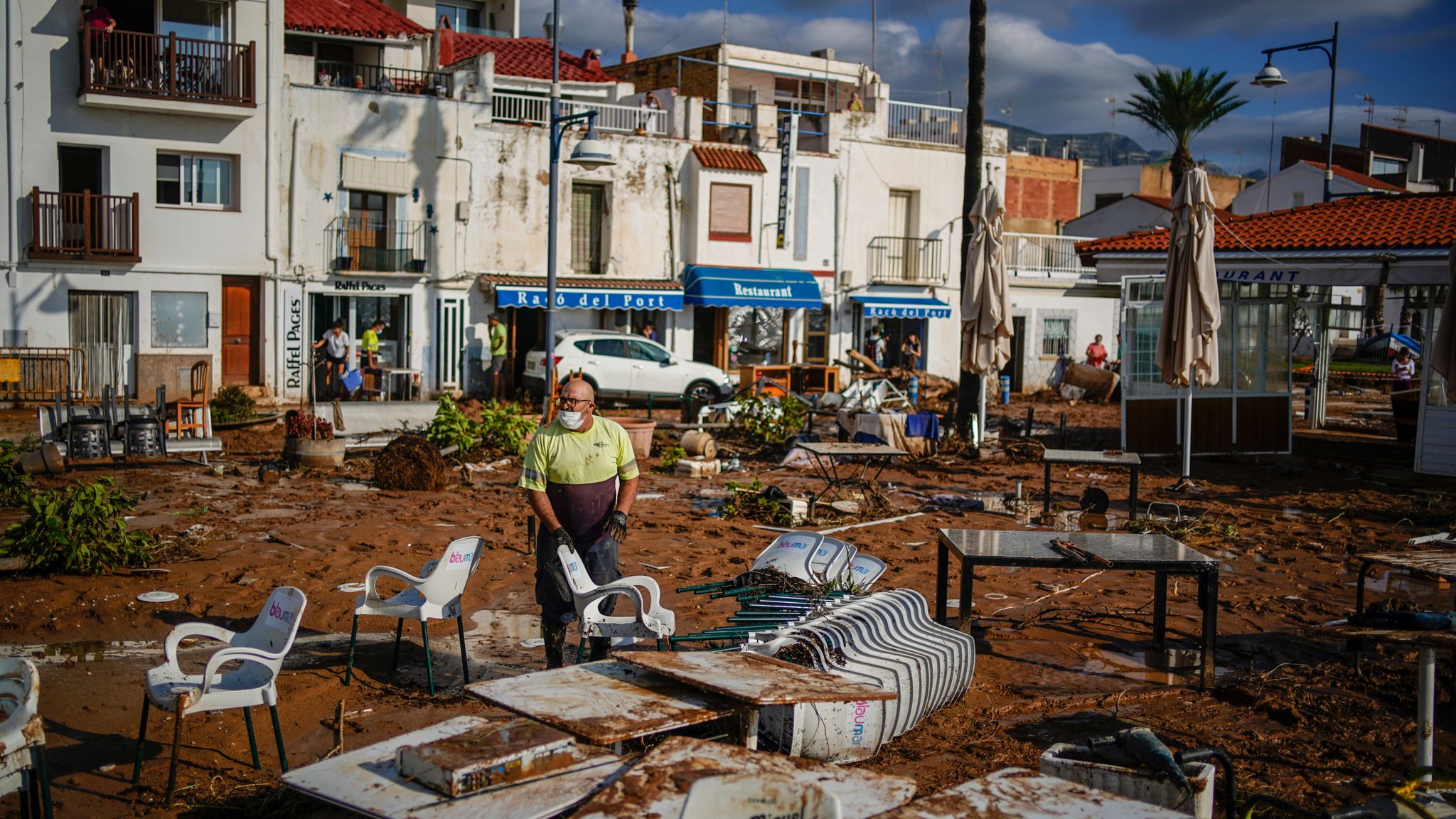 Spain: Intense flooding sees cars swept into Mediterranean Sea and ...